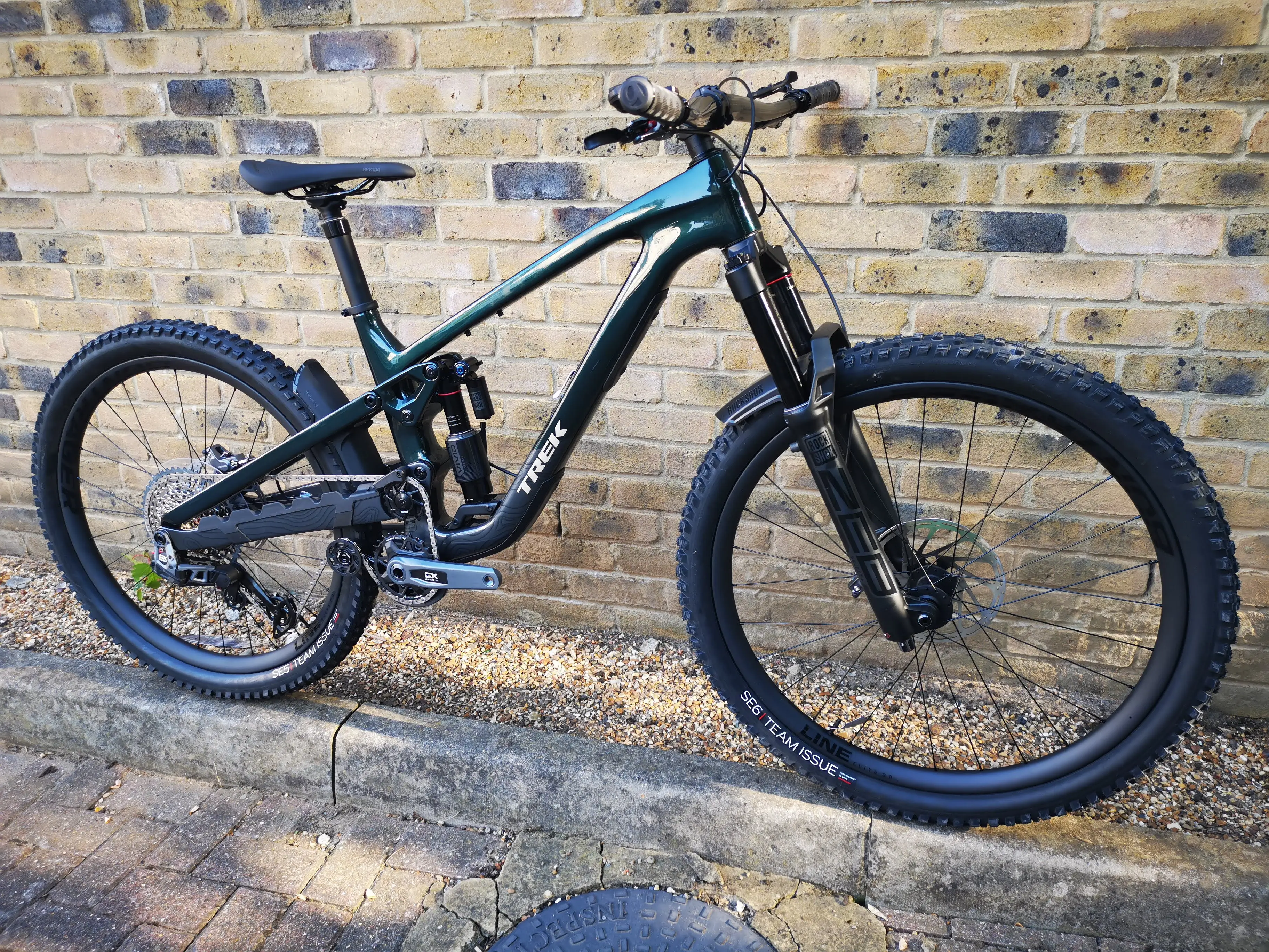 Trek Slash 9.8 GX AXS used in L | buycycle