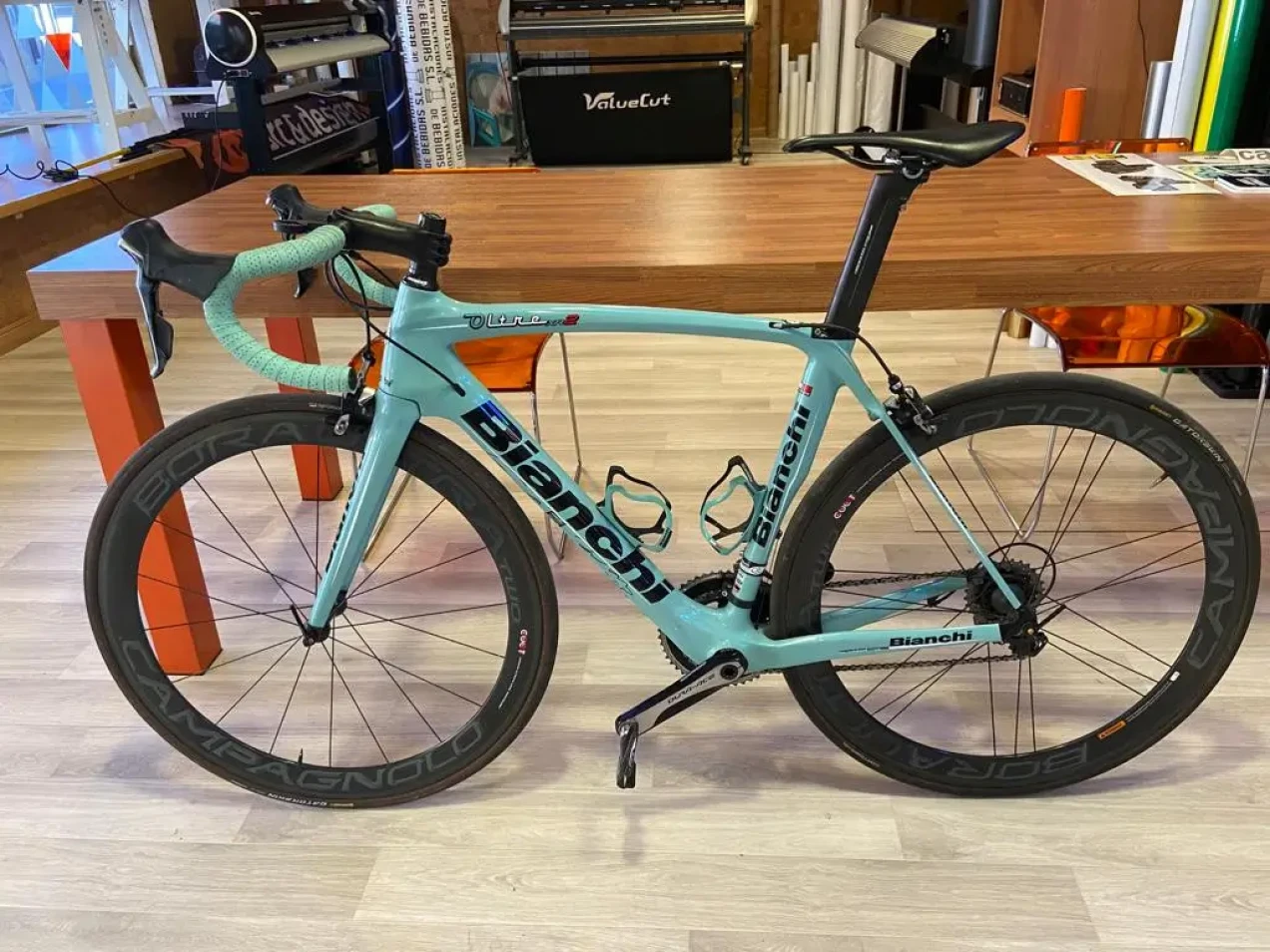 Achetez un vélo d'occasion Bianchi Oltre XR.2 Dura Ace Di2 en m | buycycle