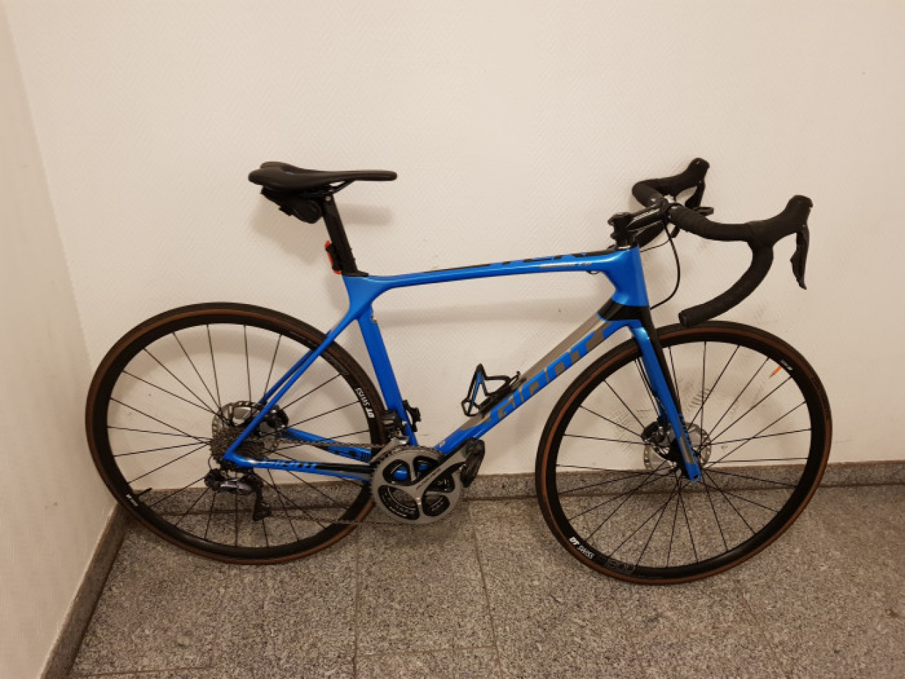 Giant TCR Advanced Pro 0 Disc used in 54 cm | buycycle
