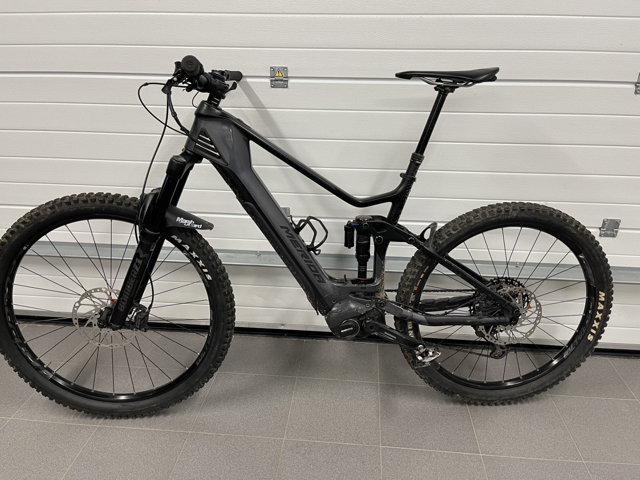 Merida eONE-SIXTY 8000 gebruikt in LG | buycycle