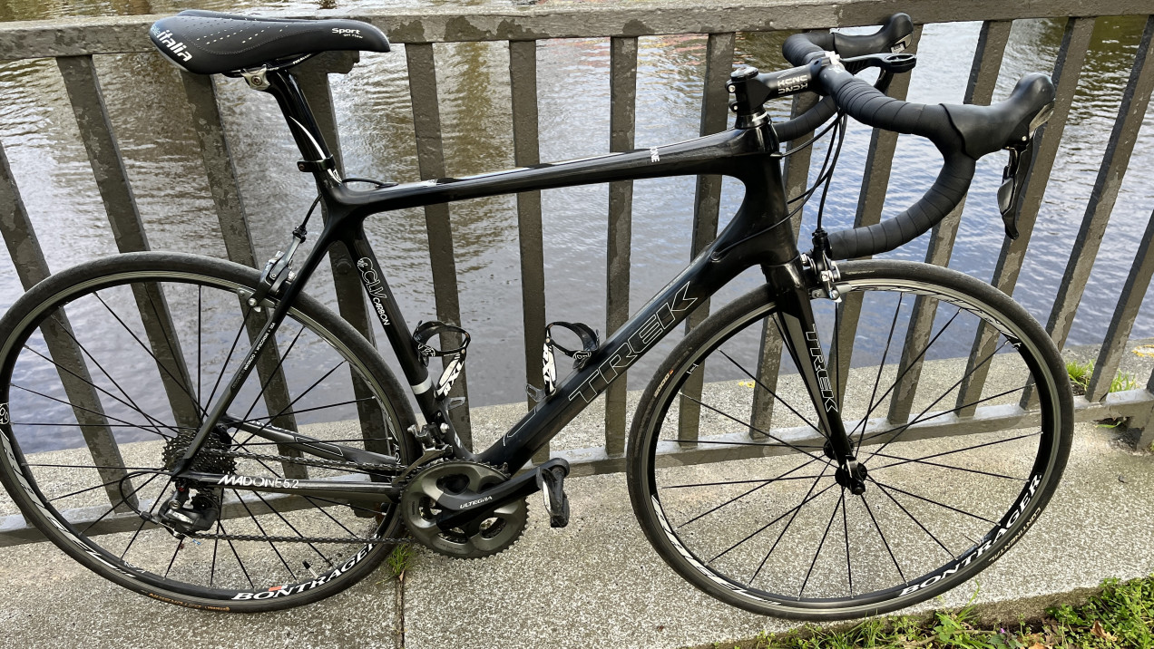 Trek Domane 5.2 Compact used in L | buycycle