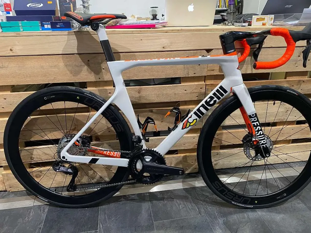 Achetez un vélo d'occasion Cinelli Pressure Ultegra Di2 2x12 en s | buycycle