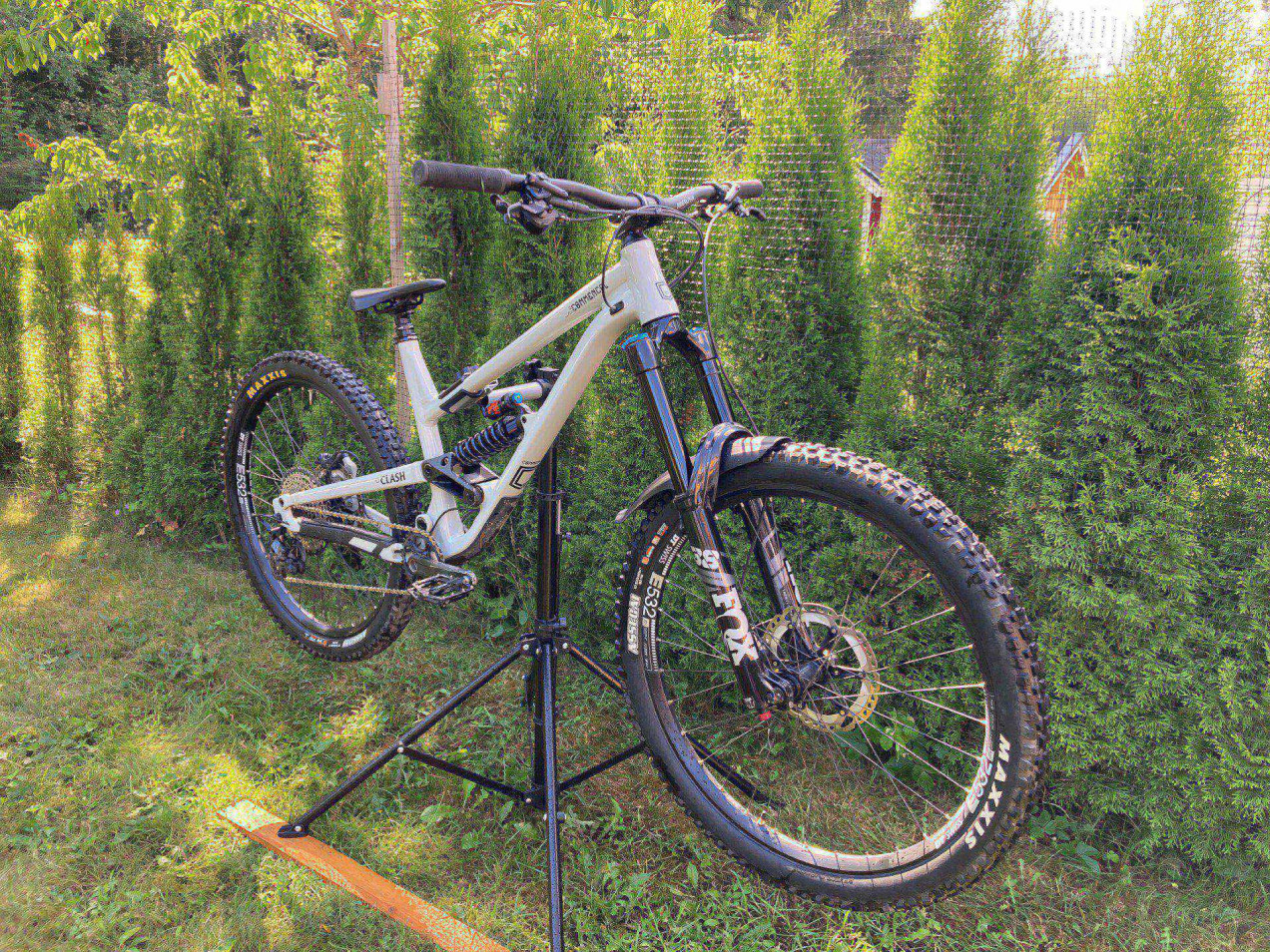 Commencal CLASH ESSENTIAL used in LG | buycycle