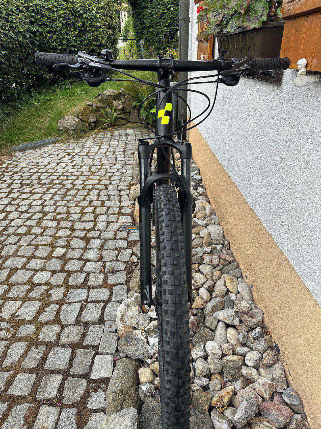 CUBE Race One used in l | buycycle