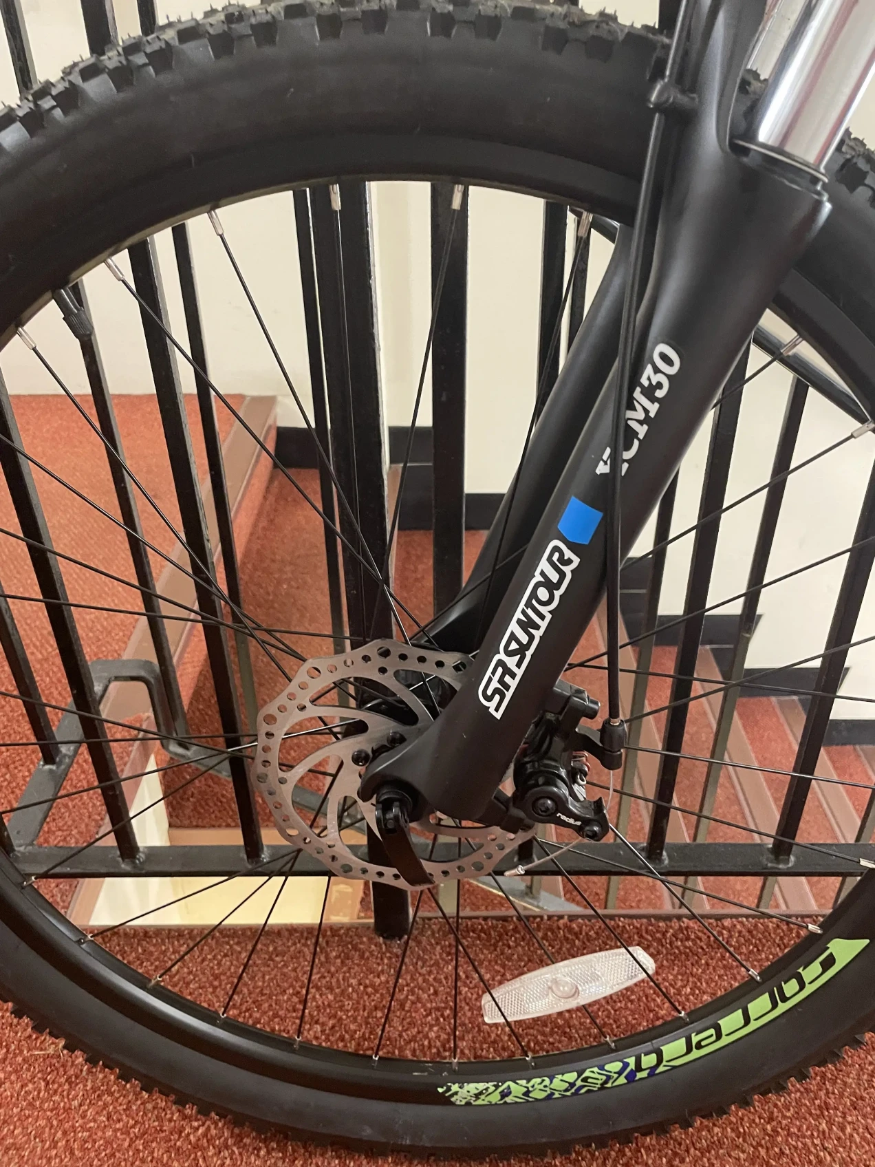 Achetez un vélo d'occasion Carrera Valour Disc Mens Mountain Bike en l ...