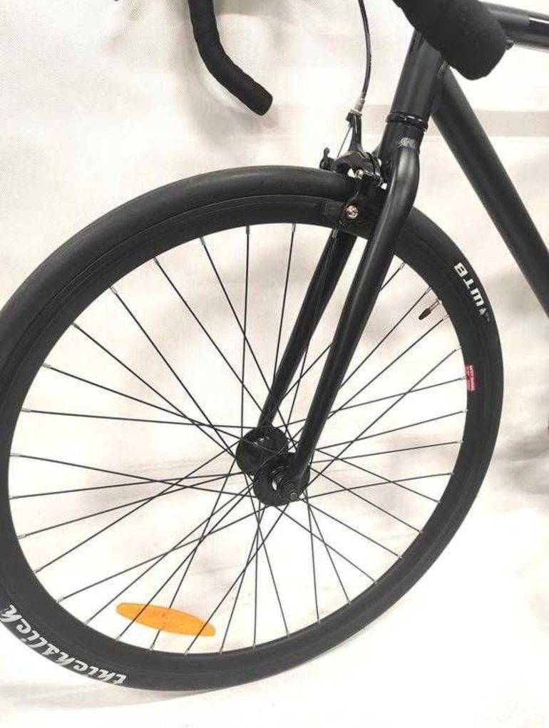 FIXIE Inc. Floater Race 8S gebruikt in 55 cm | buycycle