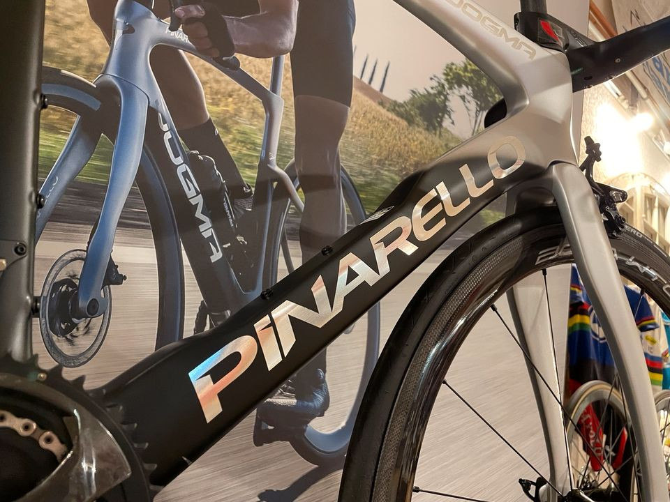 Pinarello Dogma F SUPER RECORD EPS used in 54 cm | buycycle