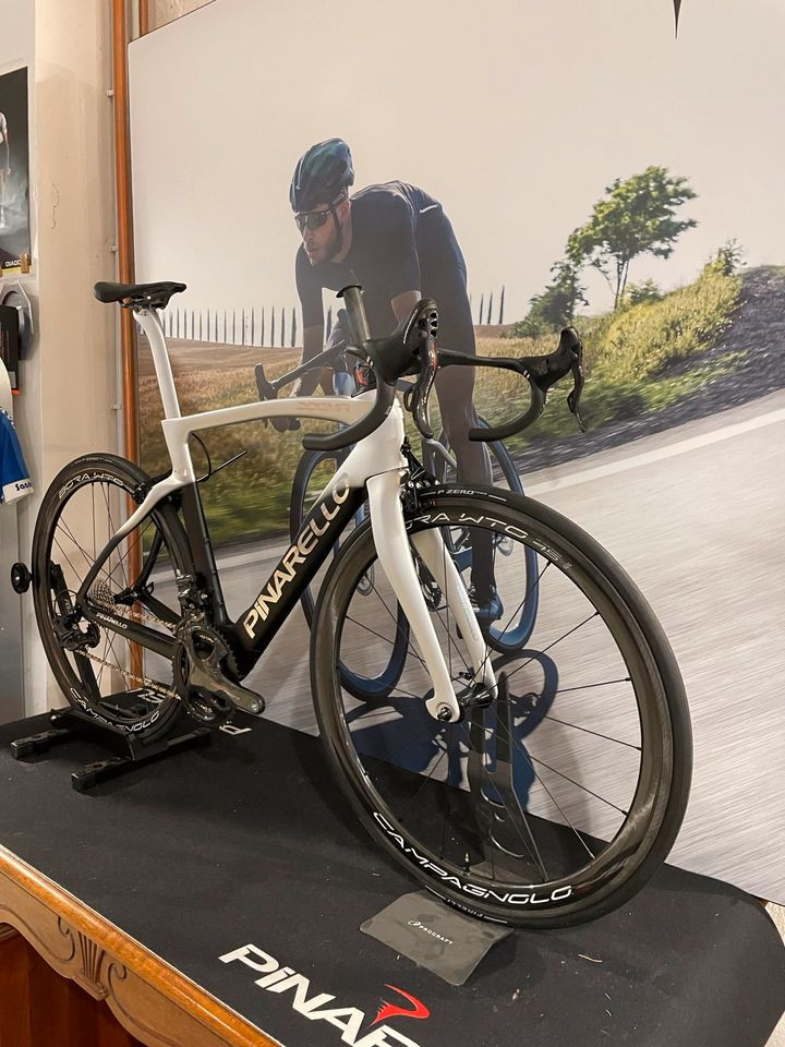 Pinarello Dogma F SUPER RECORD EPS used in 54 cm | buycycle