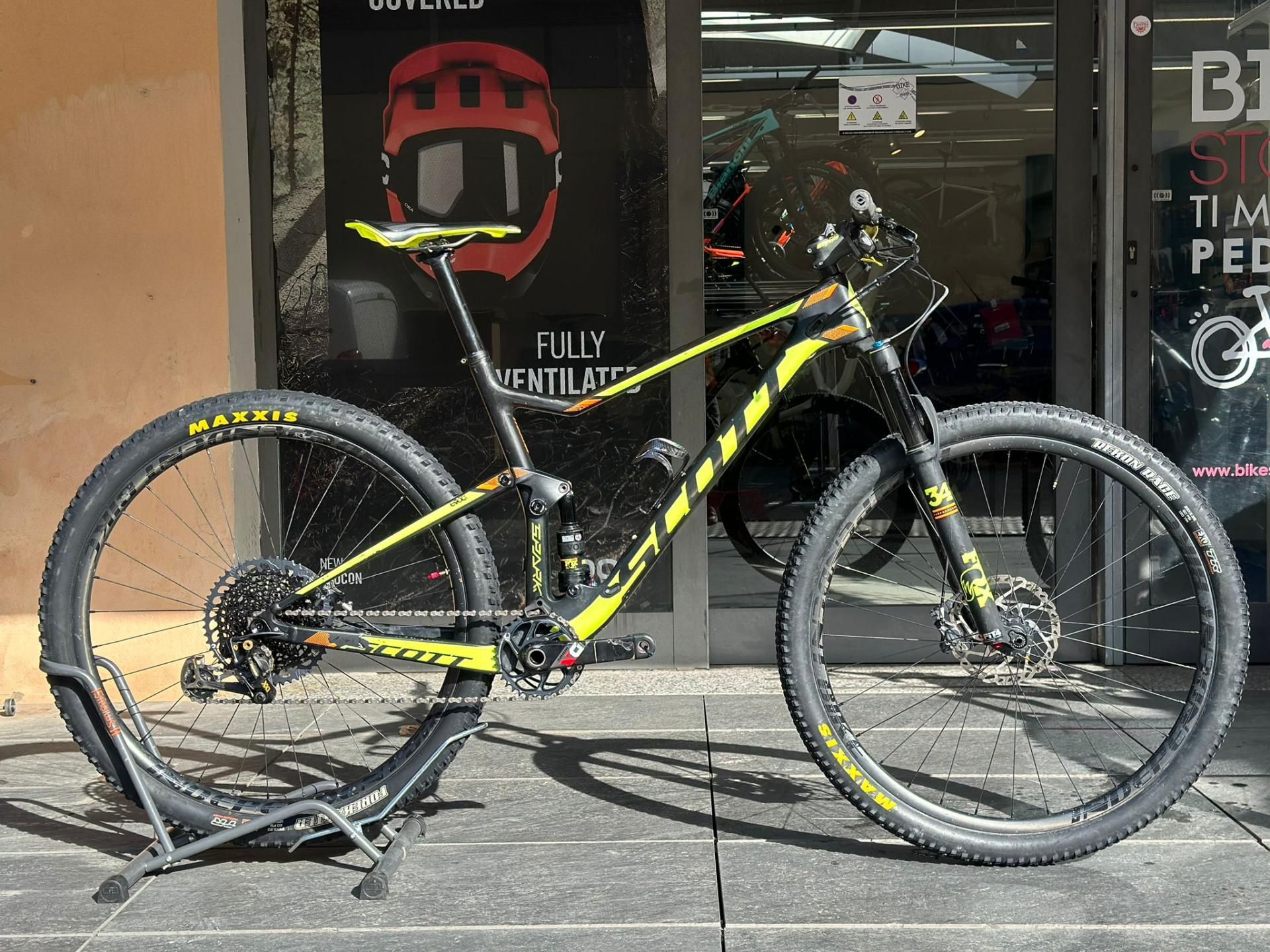 Scott Spark 930 used in L | buycycle USA