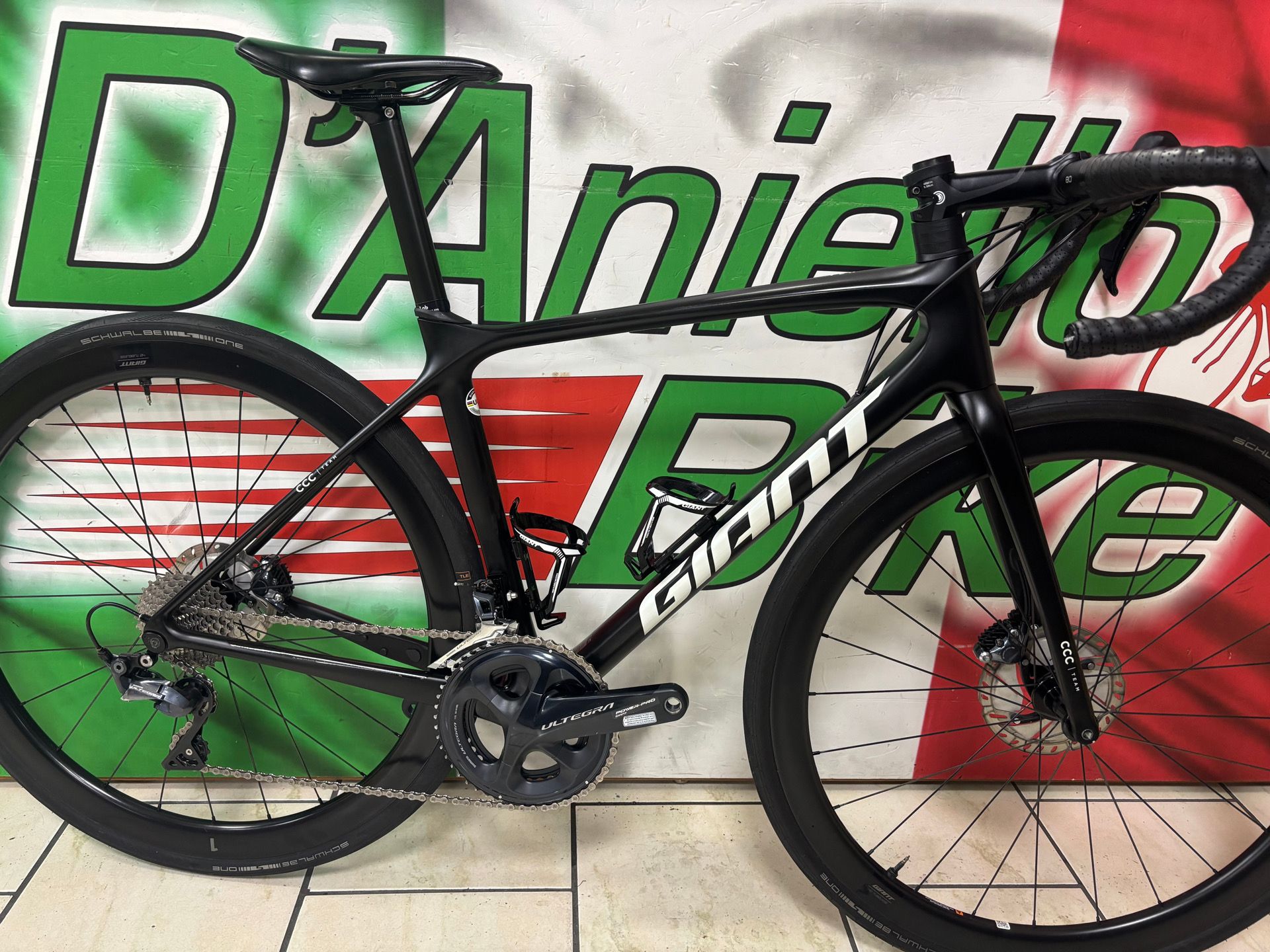 Giant TCR Advanced Pro Team Disc used in SM | buycycle USA