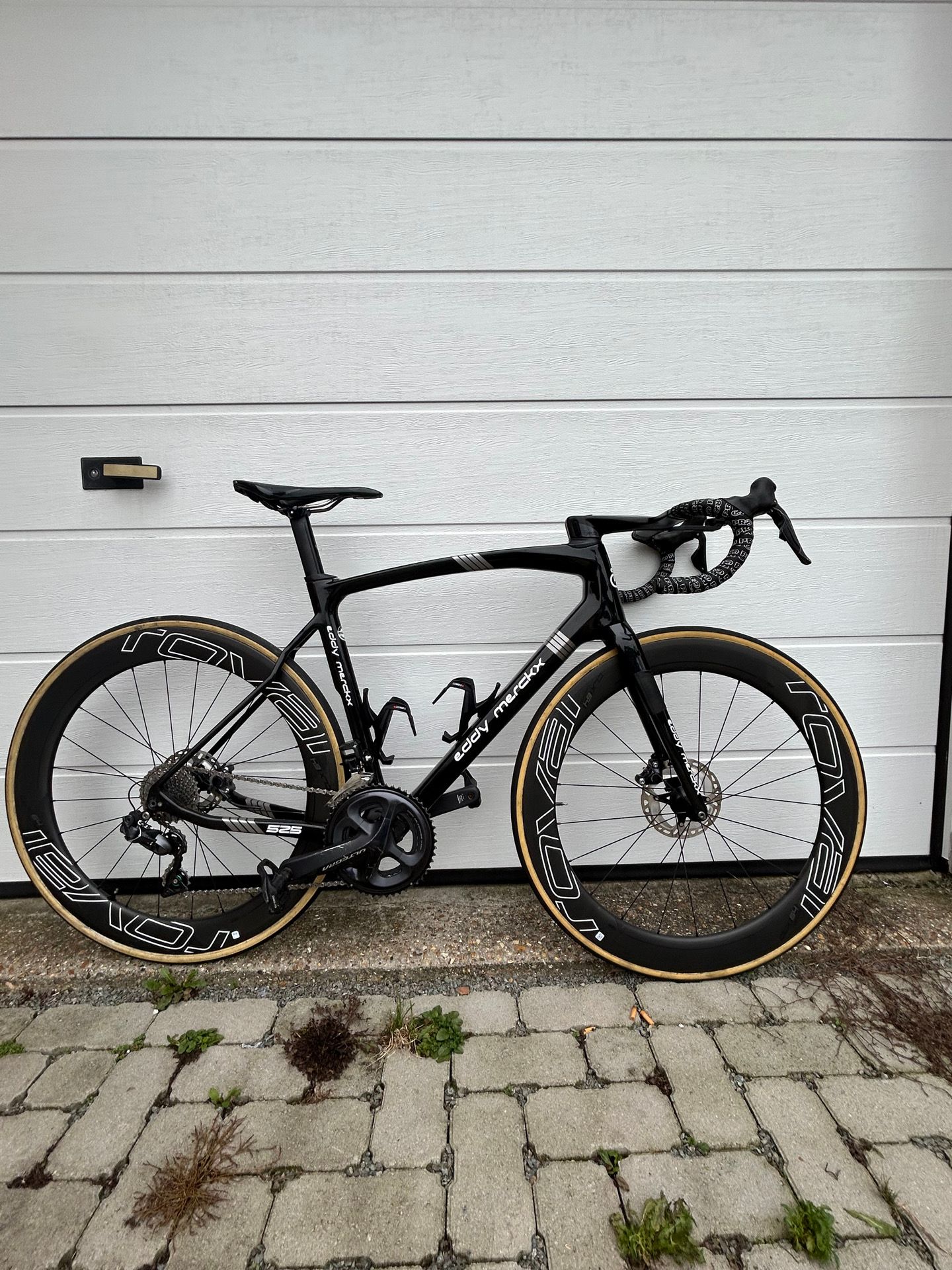 Eddy Merckx 525 Disc — Shimano Ultegra Di2 DB used in SM | buycycle USA