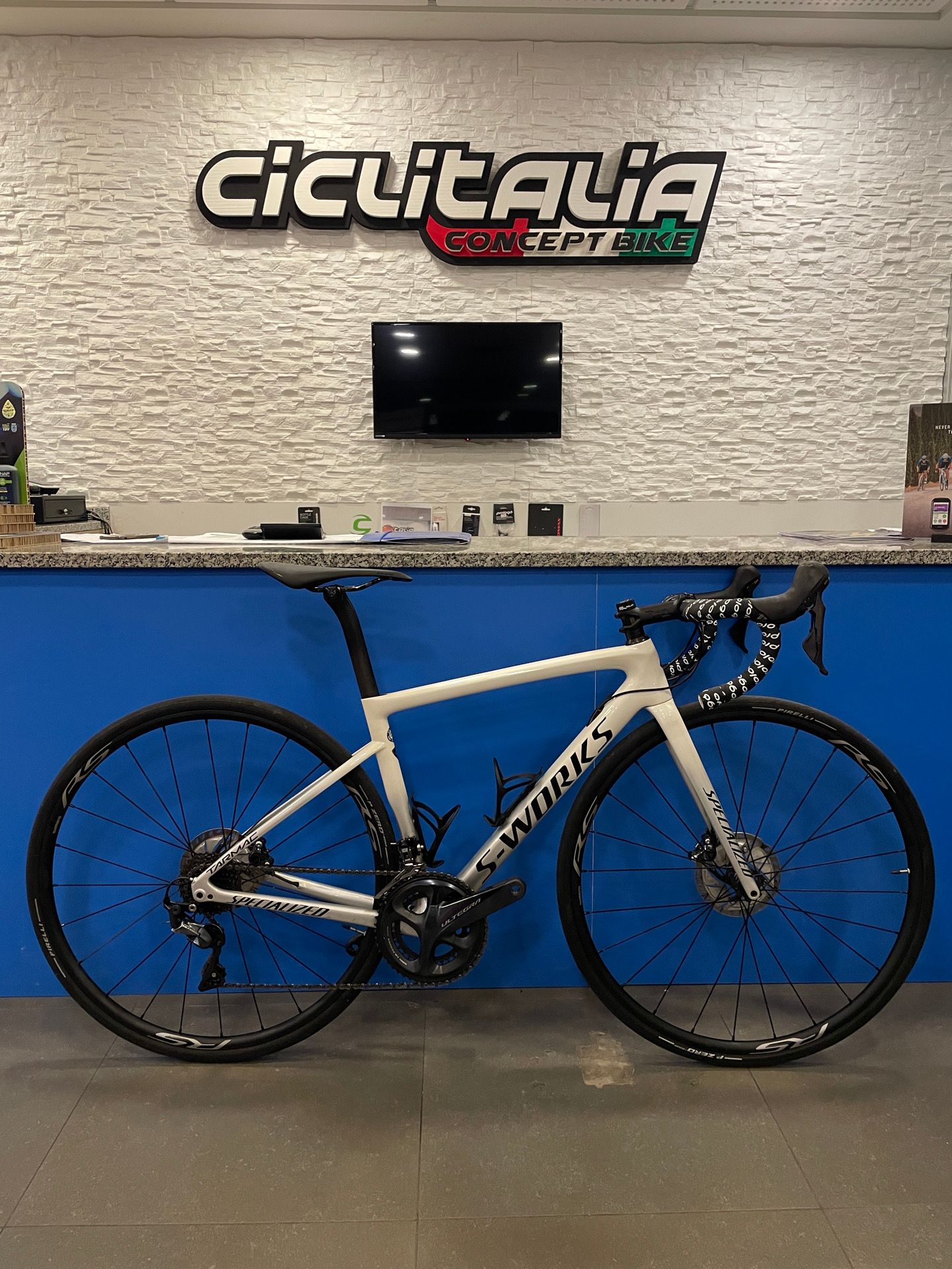 Specialized S-Works Tarmac SL6 Disc - Dura Ace Di2 used in 49 cm ...