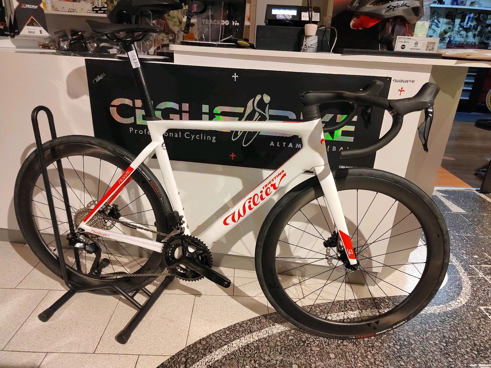 Wilier FILANTE SL SHIMANO 105 R7150 Di2 12S used in LG | buycycle FI