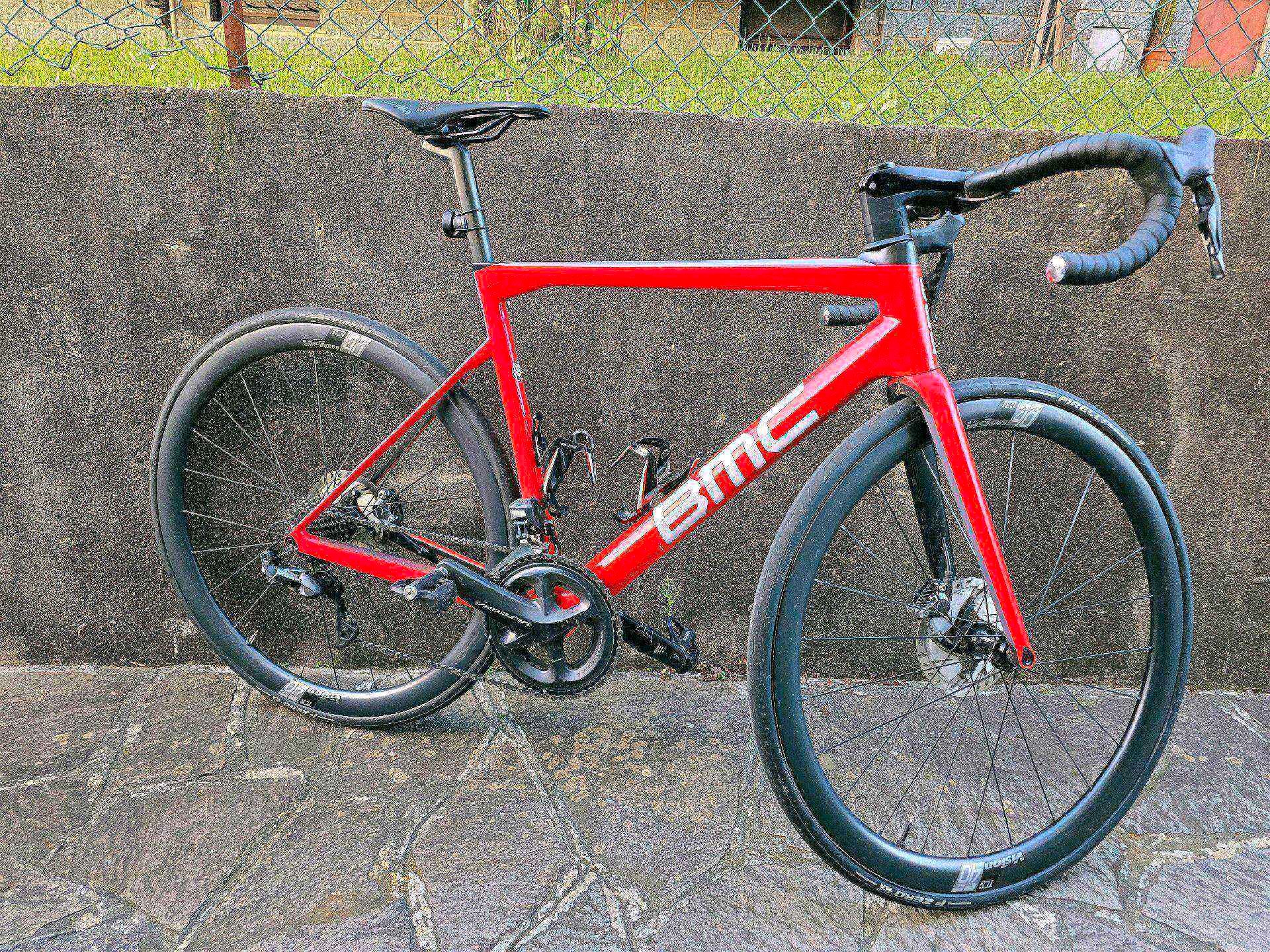 BMC Teammachine SLR01 DISC THREE used in 54 cm | buycycle