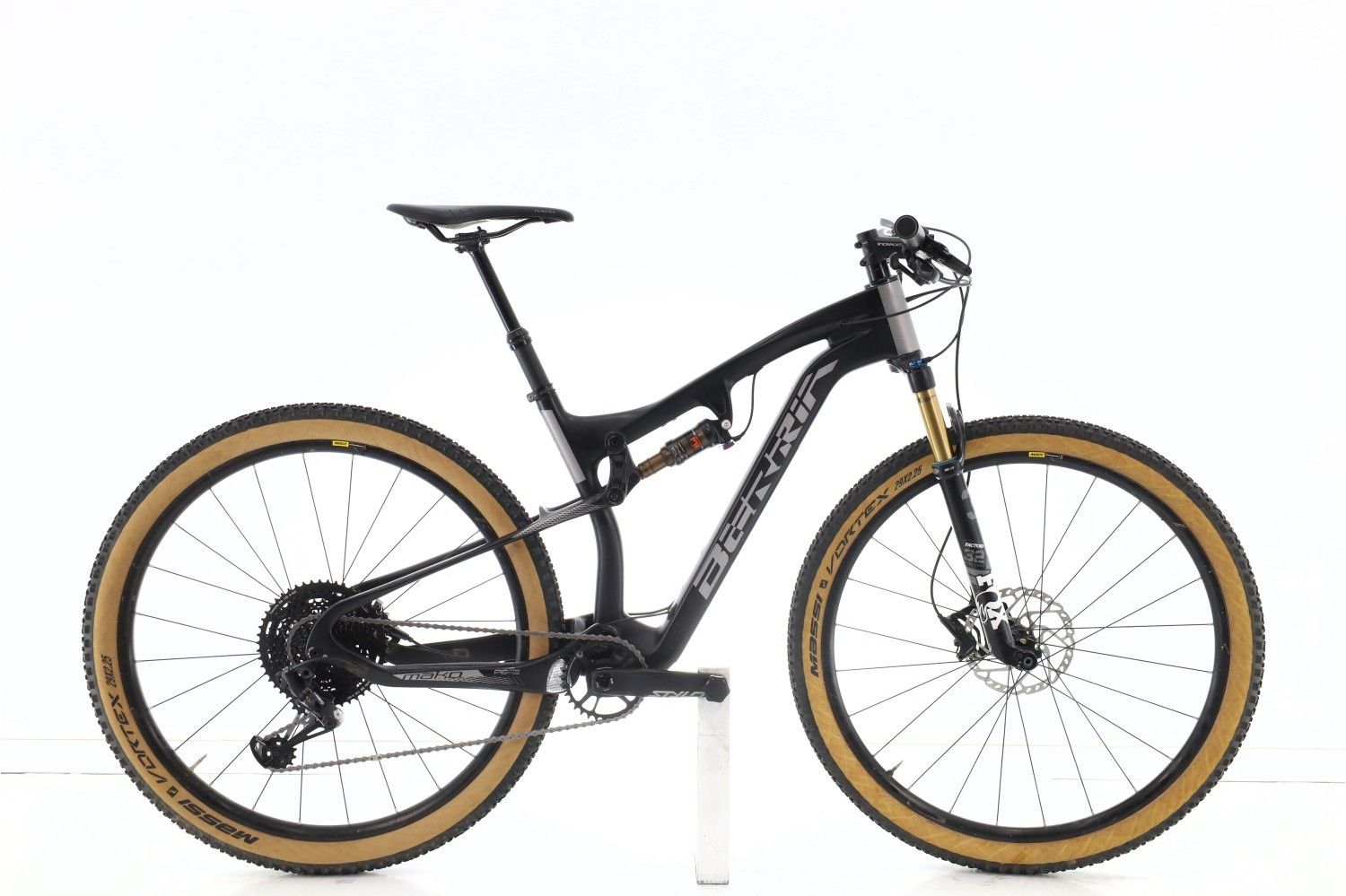 Berria Mako GX used in L | buycycle USA