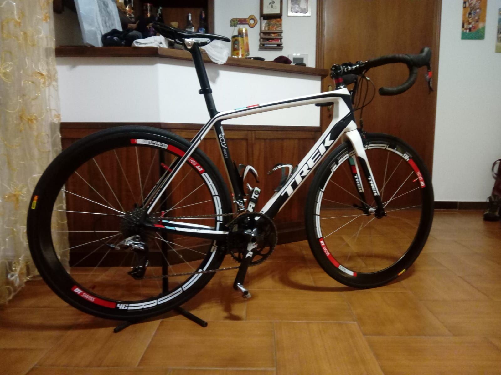 Trek Madone 5.9 H2 Compact RED used in 56 cm | Black Friday Deals | buycycle USA