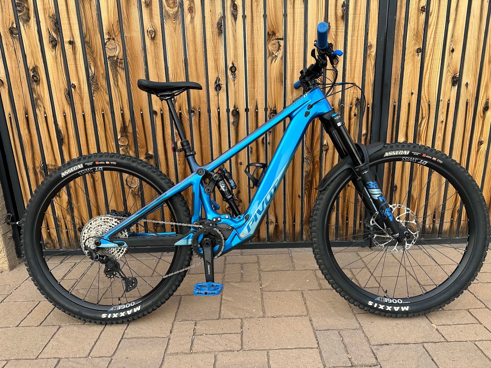 Pivot Shuttle LT Ride SLX/XT used in M | Black Friday Deals | buycycle USA