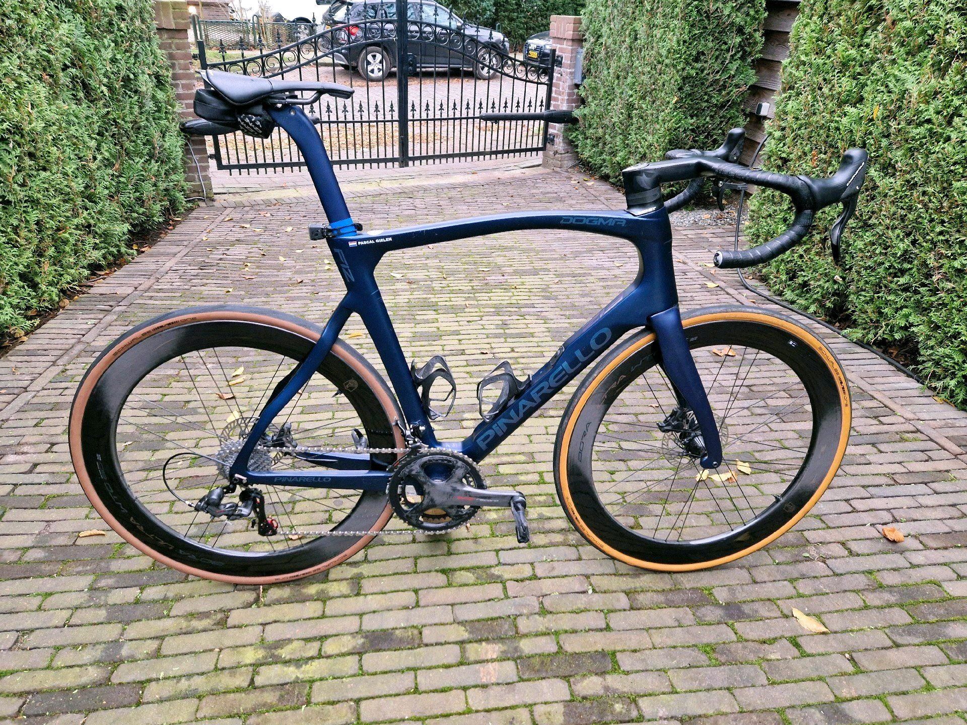 Pinarello pinarello Dogma F12 camapgnolo super record used in XL | buycycle