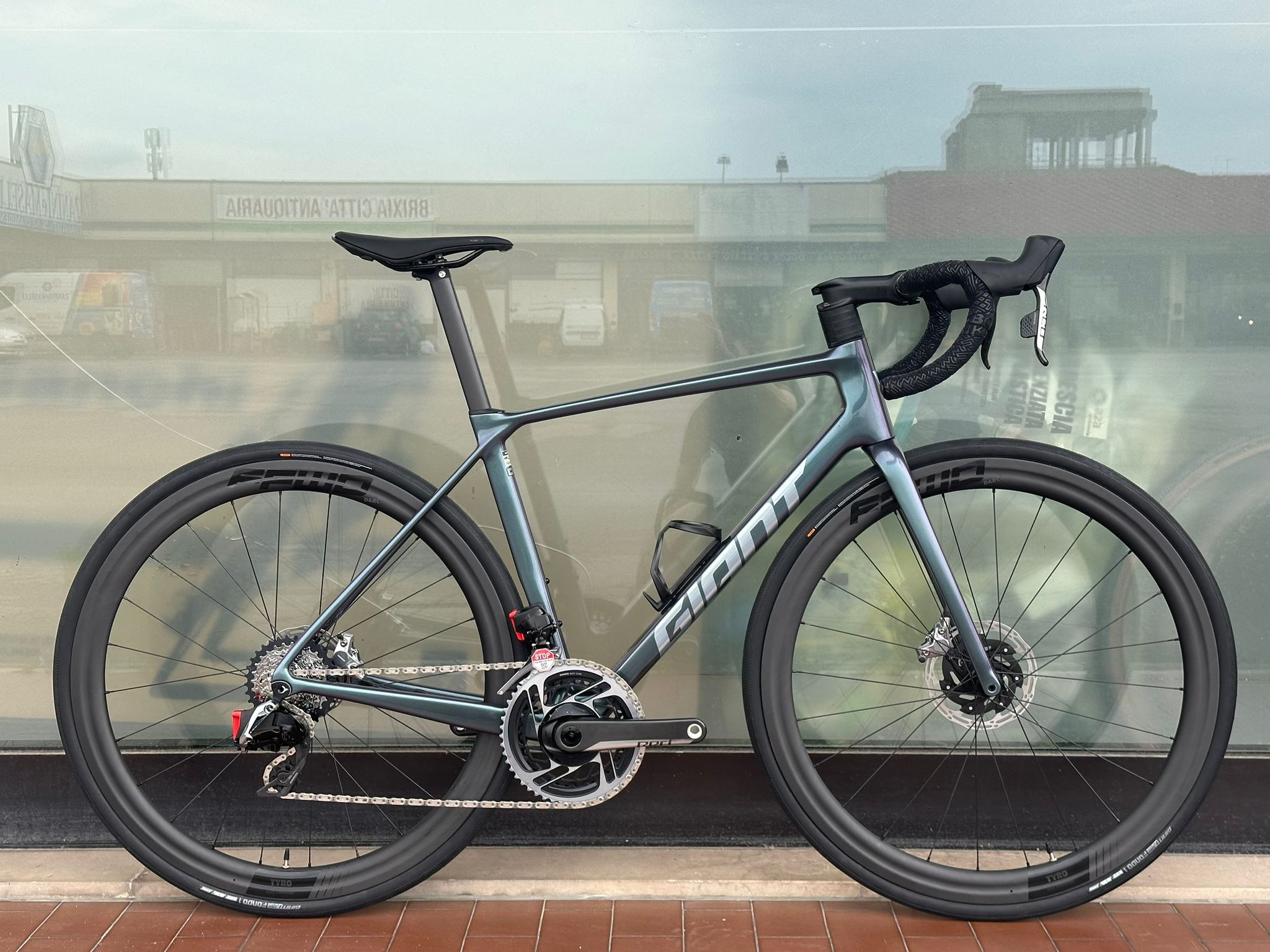 Giant TCR ADVANCED PRO SRAM RED LTD MY25 used in M | buycycle