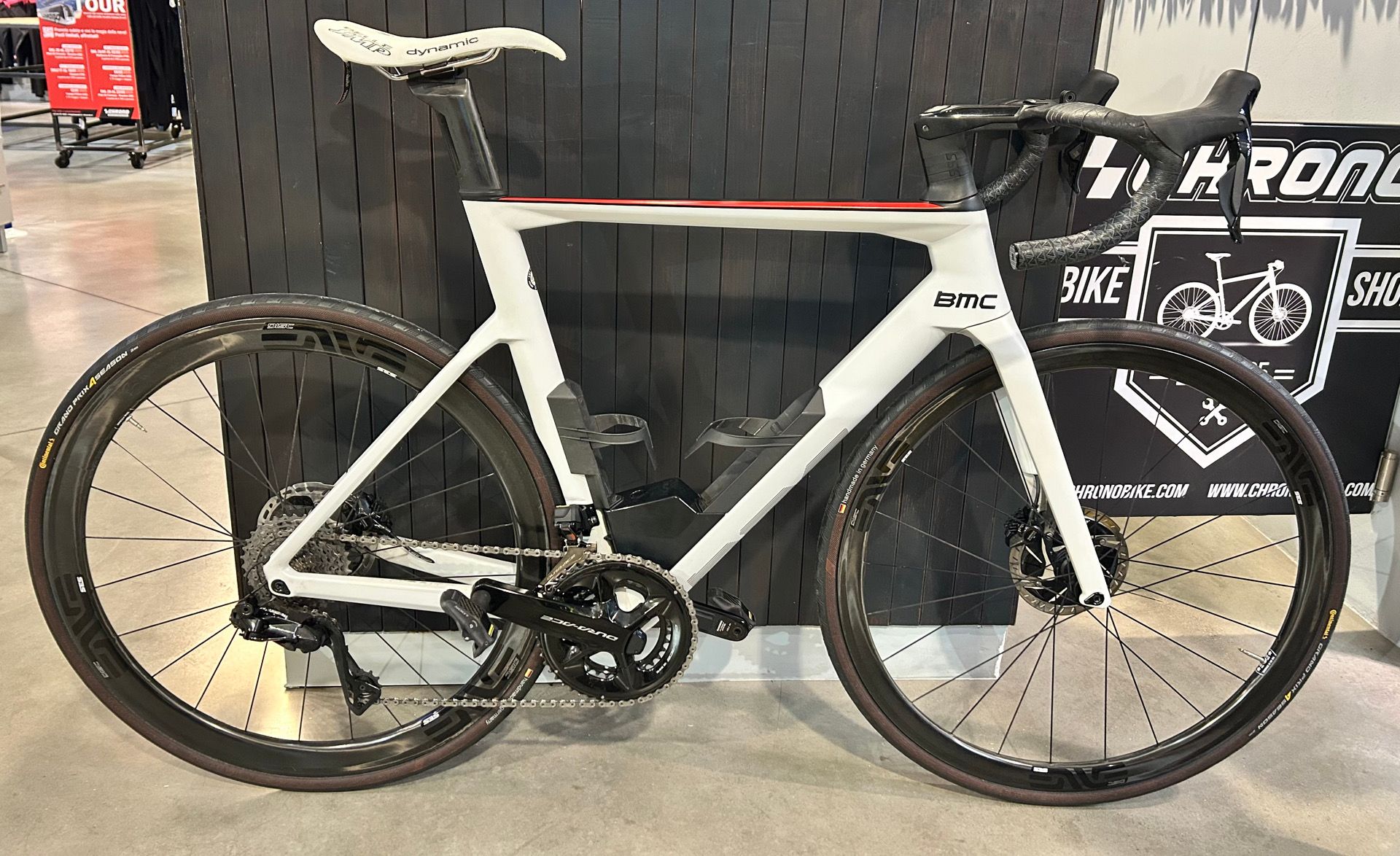 BMC TIMEMACHINE ROAD 01 THREE used in 56 cm | buycycle