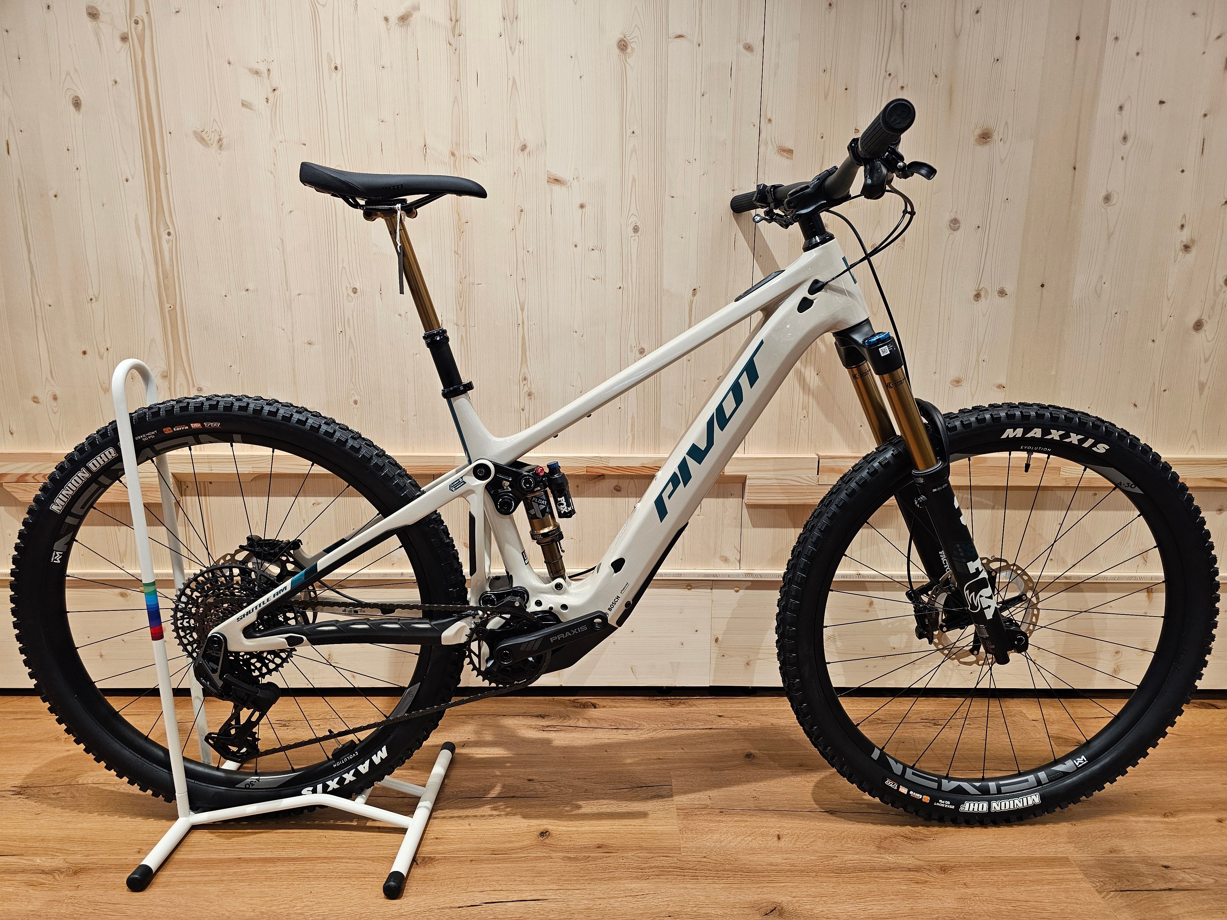 Pivot SHUTTLE AM Pro X0 Eagle Transmission used in 56 cm | buycycle