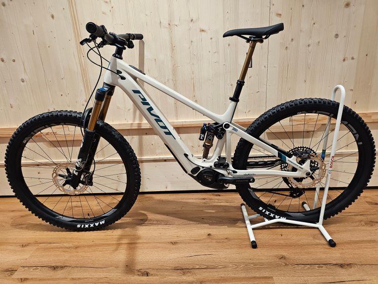 Pivot SHUTTLE AM Pro X0 Eagle Transmission used in 56 cm | buycycle