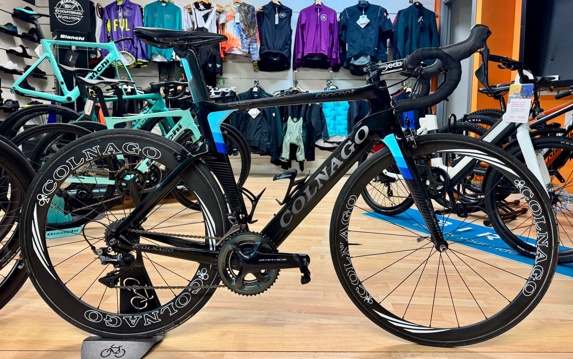 Colnago Concept Ultegra Di2 Bike used in 55 cm | buycycle