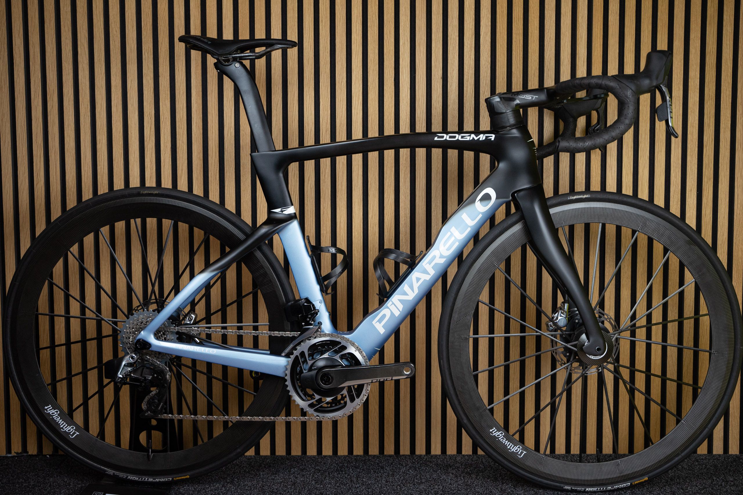 Pinarello Dogma F Disc (Gr. 575) used in 54 cm | buycycle