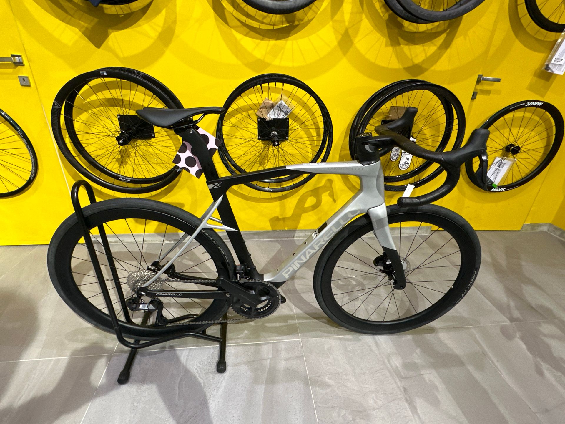Pinarello X9 SHIMANO DURA ACE Di2 used in 53 cm | buycycle