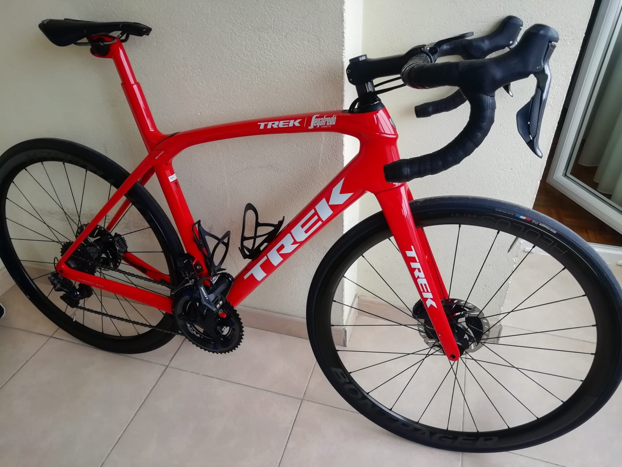 Trek Domane SLR 9 Gen 3 used in 54 cm | buycycle