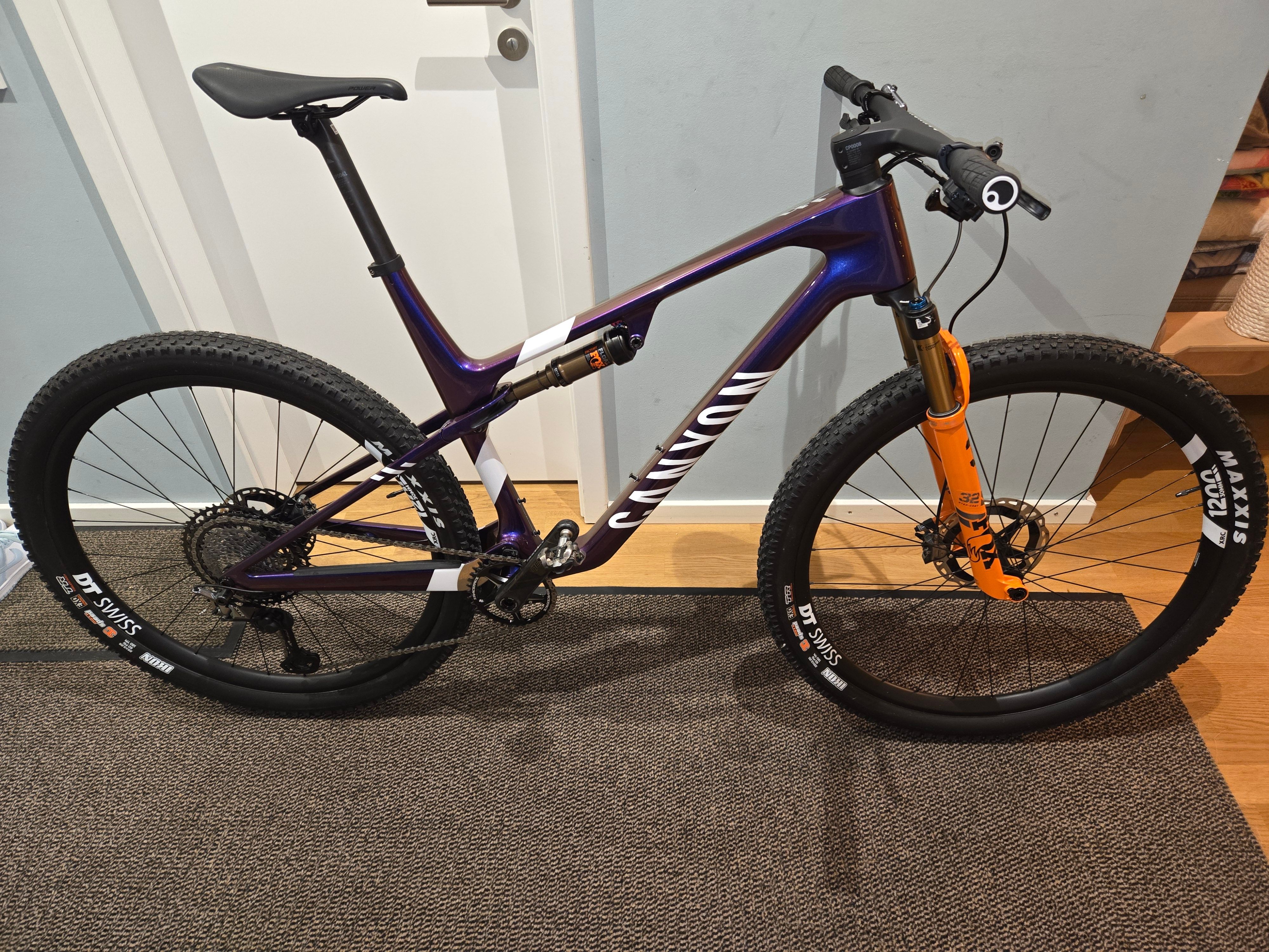 Canyon Lux World Cup CFR Team d'occasion en 54 cm | buycycle