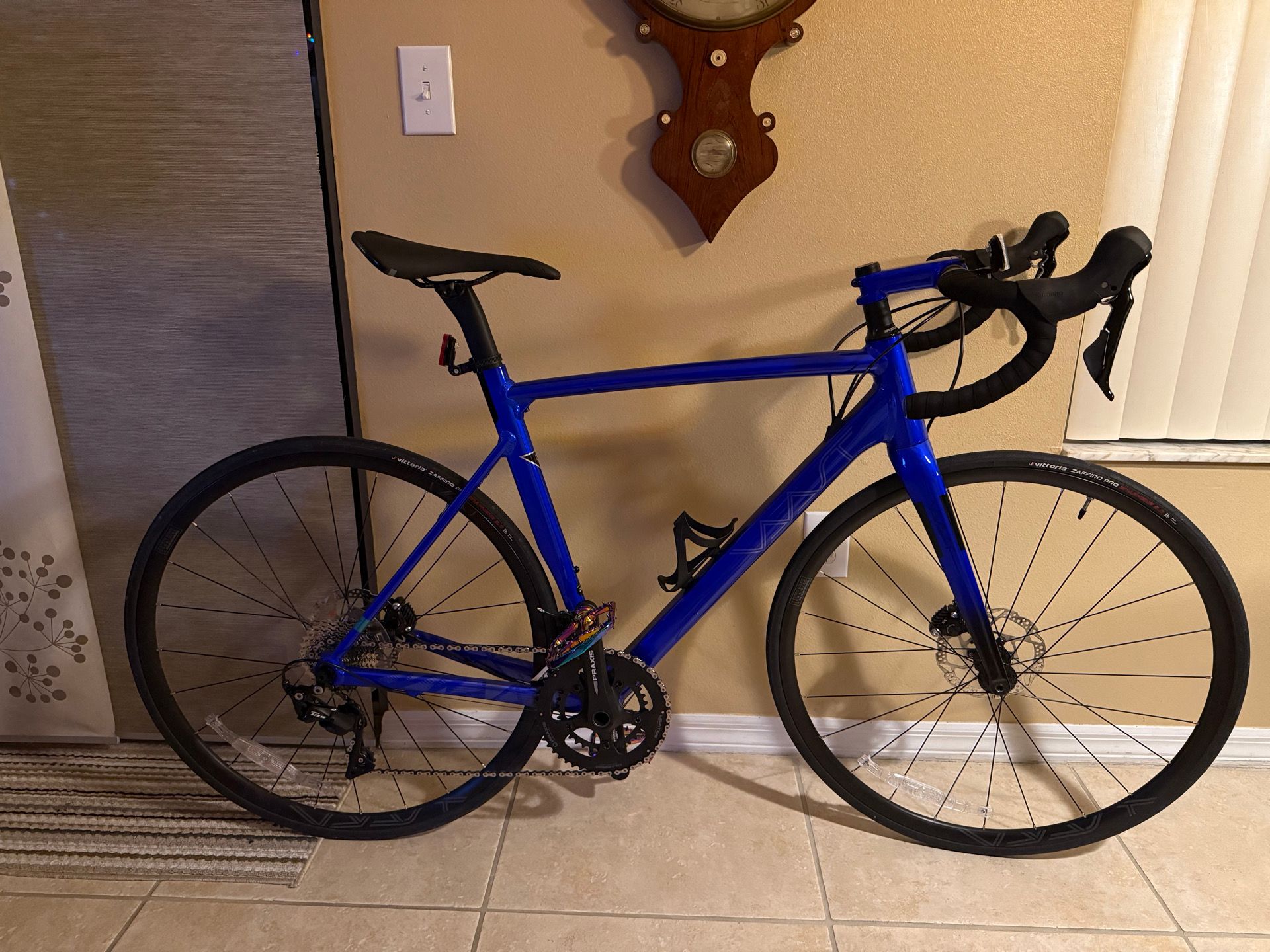 Vaast R/1 700C 105 begagnad i LG | buycycle