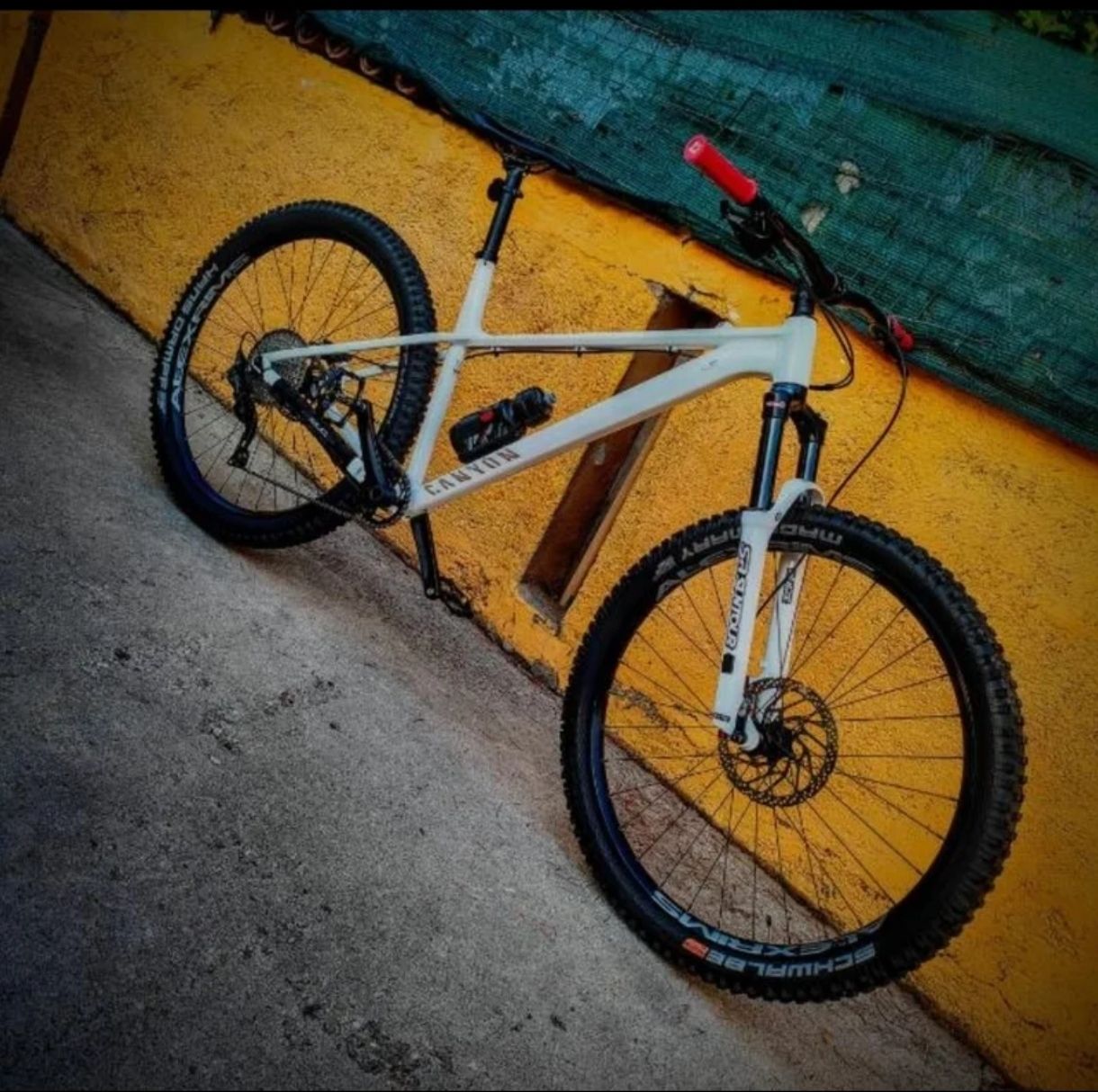 Canyon Stoic 2 used in XL | buycycle