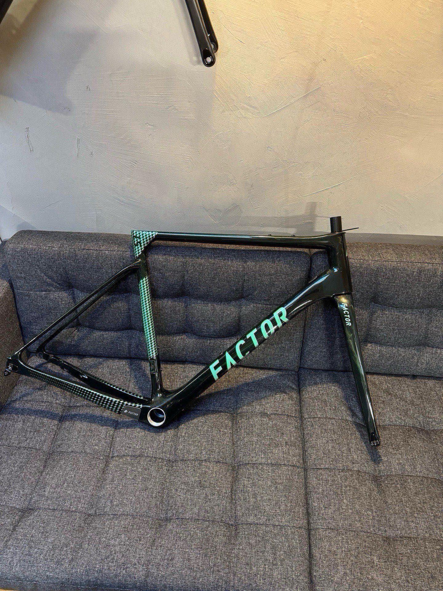 Factor LS Frameset used in 56 cm | buycycle