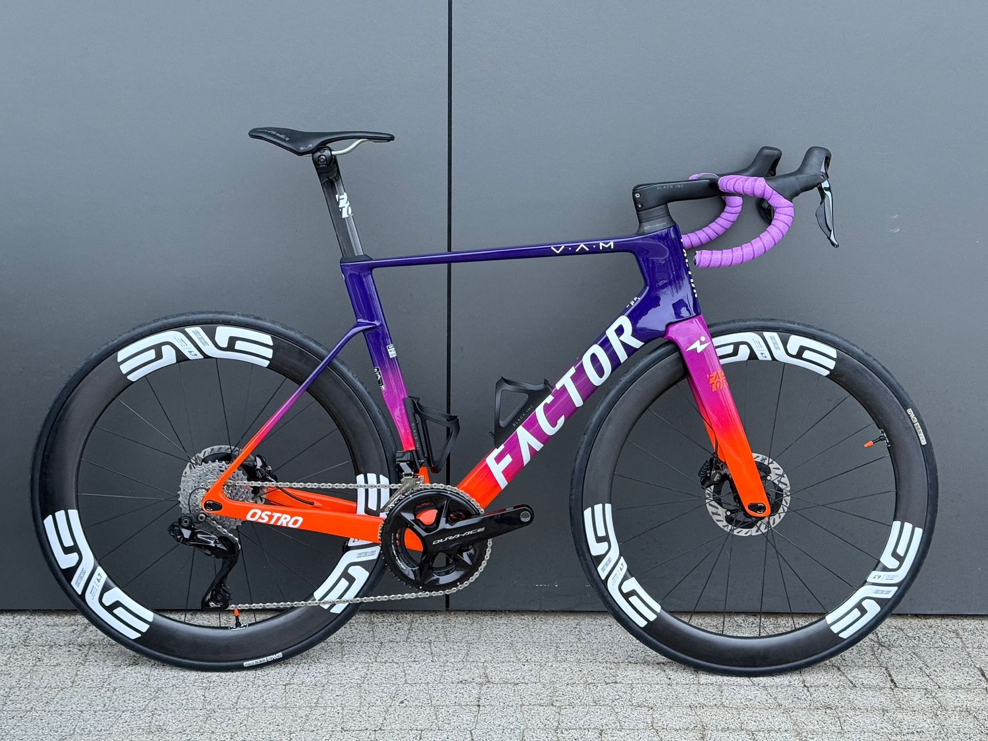 Factor OSTRO VAM - HPH Maisie Wilen Edition - Shimano Dura-Ace utilizado en 56 cm | buycycle