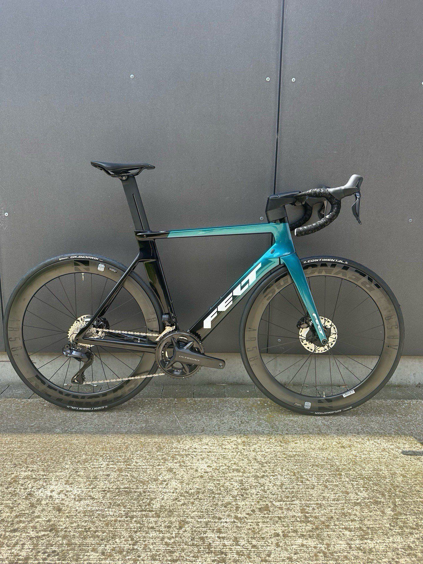 Felt AR Advanced Ultegra Di2 used in 56 cm | buycycle