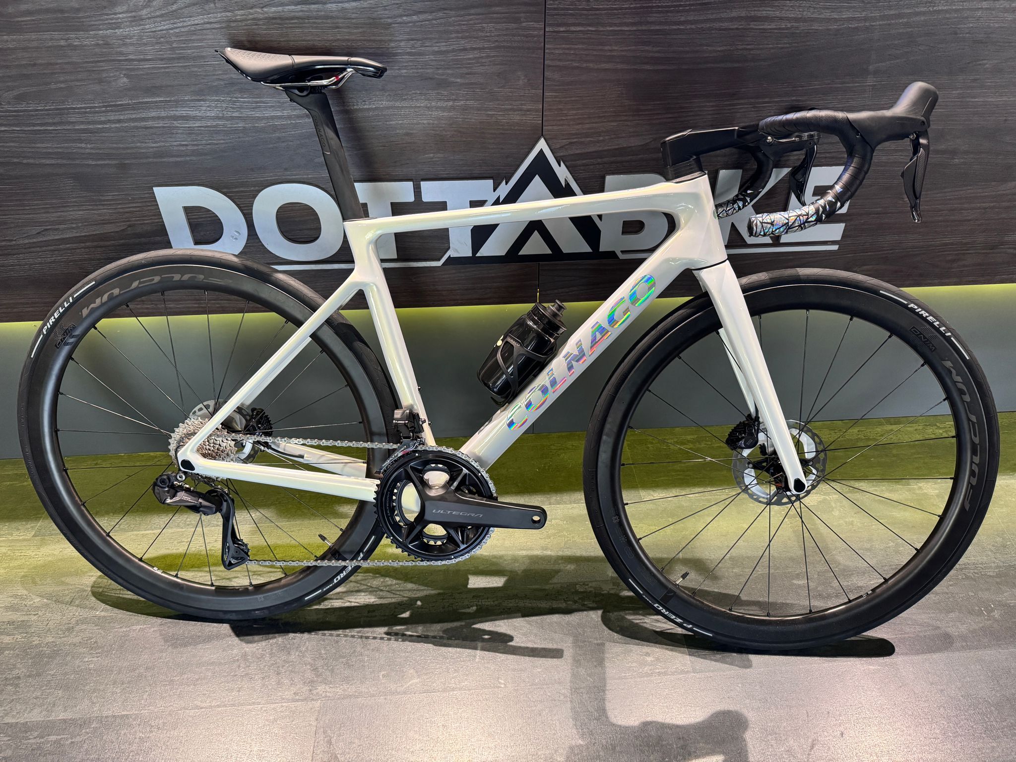 Colnago V4Rs Disc Red AXS w/Fulcrum Racing 600 Wheels gebraucht kaufen ...