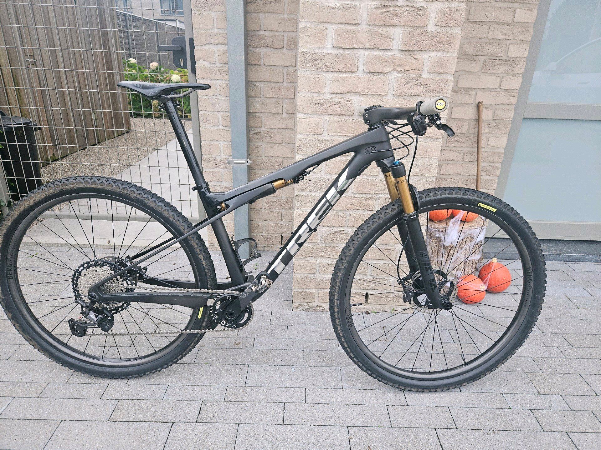 Trek Supercaliber 9.8 XT used in M | buycycle