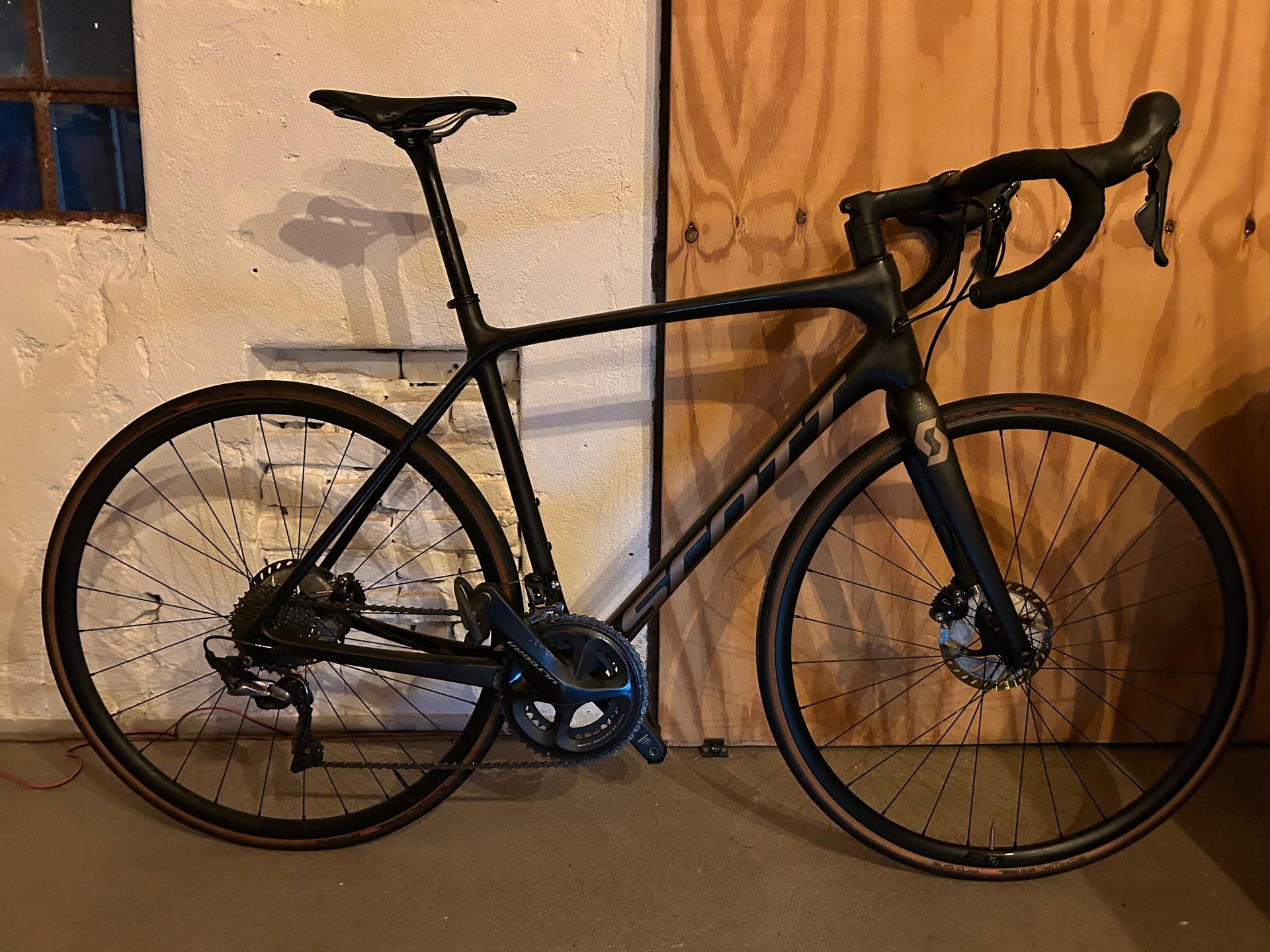 Scott Addict 10 disc carbon used in M | buycycle