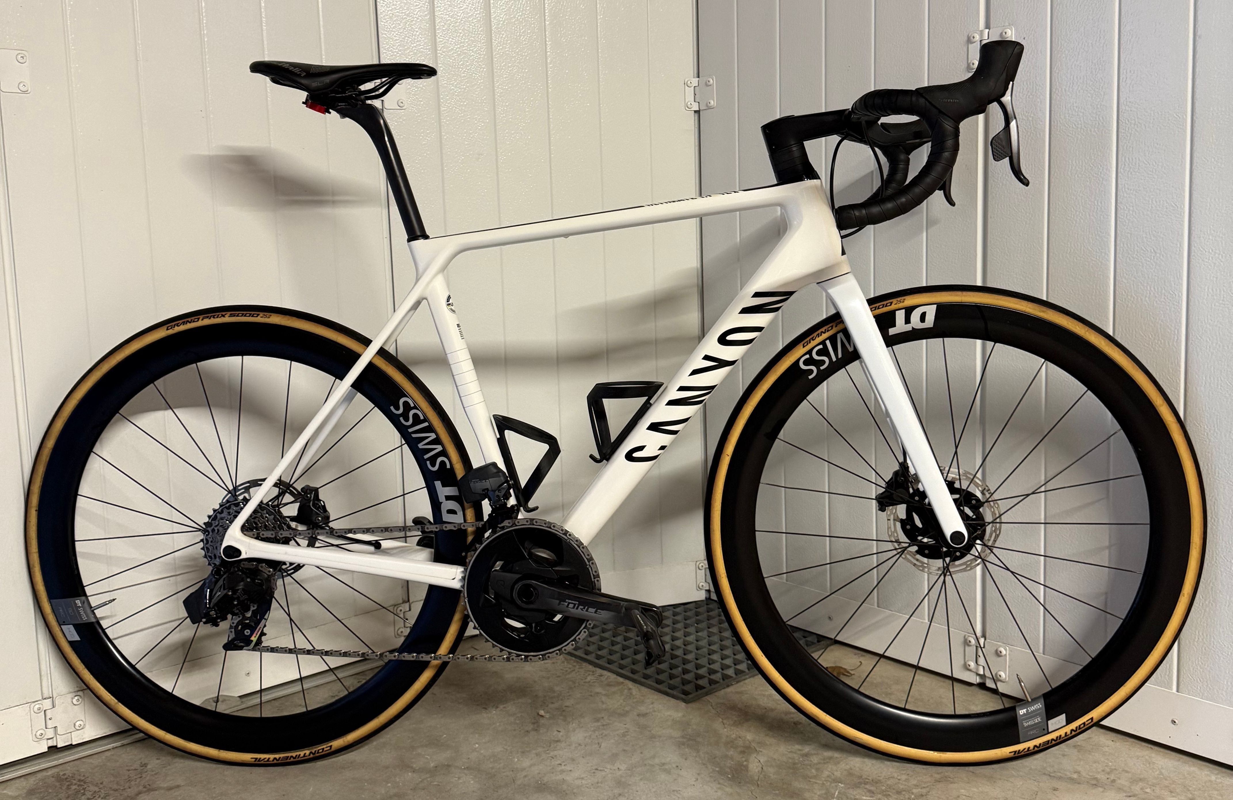 Canyon Ultimate CF SLX 8 Disc eTap used in M | buycycle
