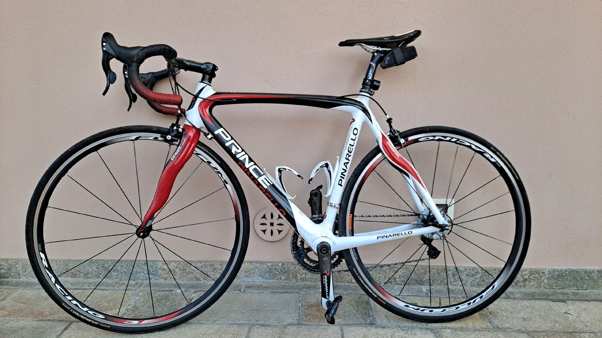 Pinarello Prince Disk Easy-Fit Ultegra Bike used in M | buycycle
