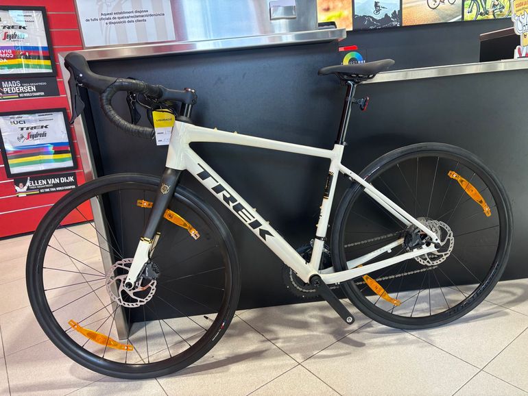 Trek Domane AL 4 Gen 4 used in 52 cm | buycycle