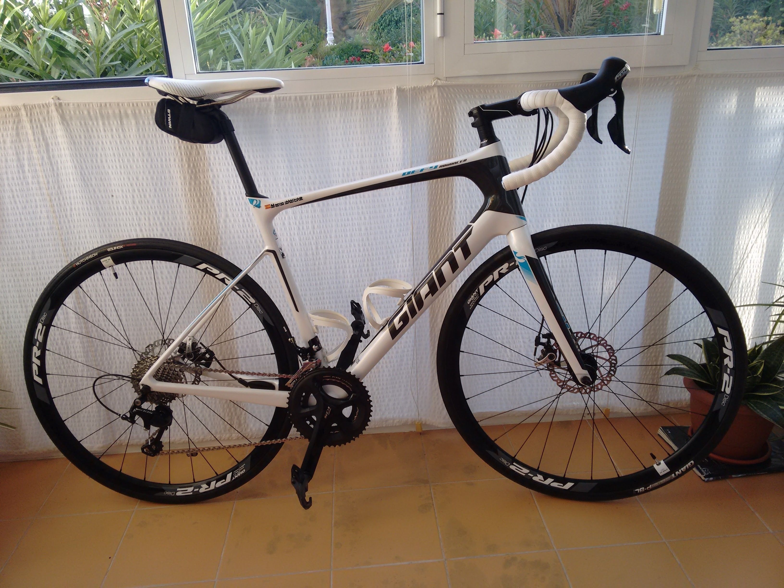 Giant Defy Advanced 2 White used in M | buycycle