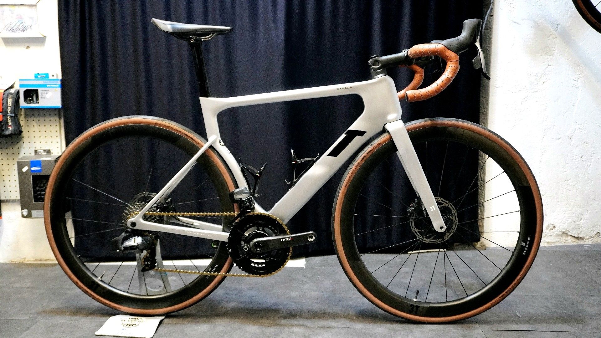 3T Strada Due TEAM FORCE AXS eTap used in 56 cm | buycycle
