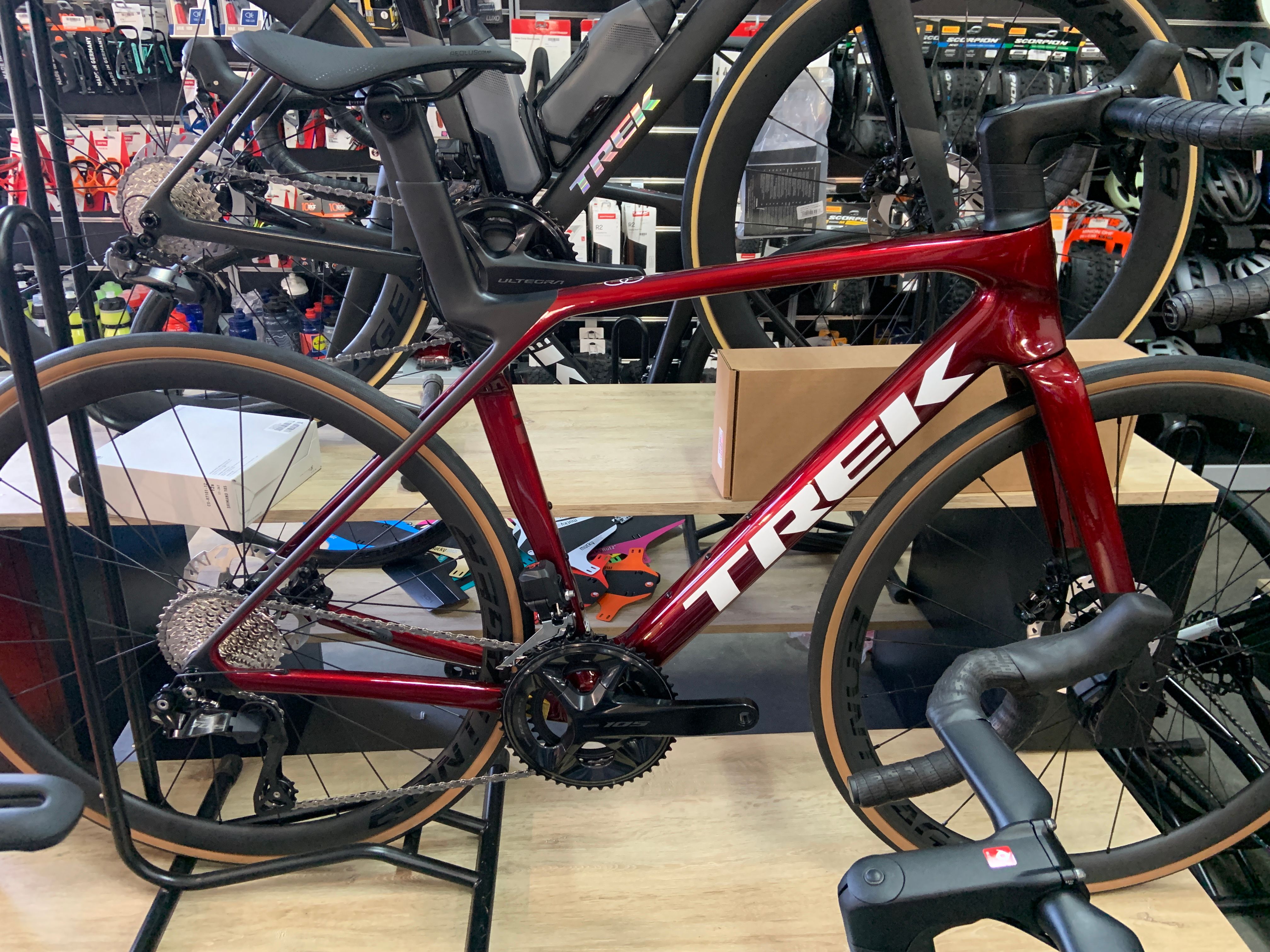 Trek MADONE SL 6 GEN 8 M | buycycle