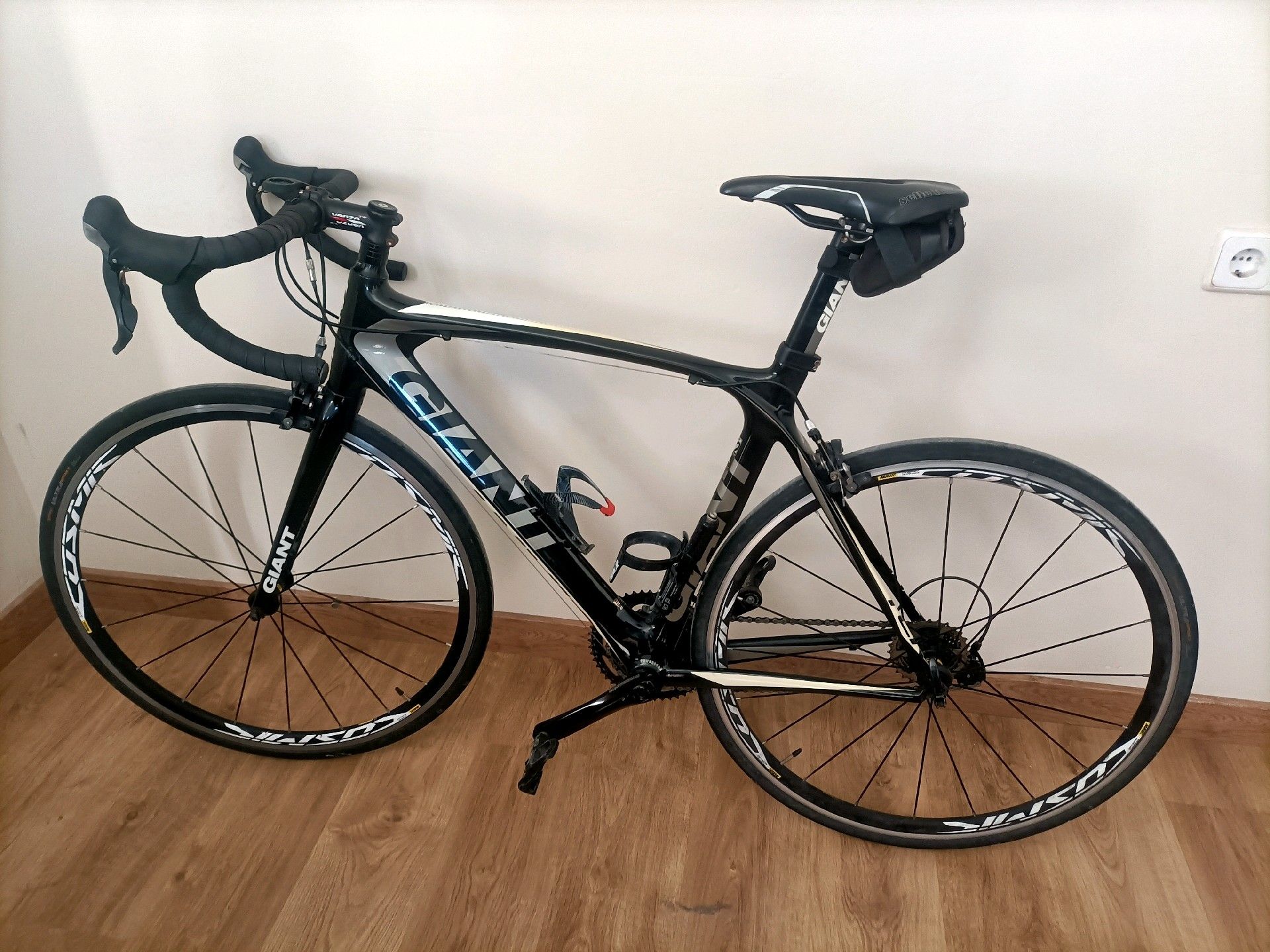 Giant TCR Composite 2 used in LG | buycycle