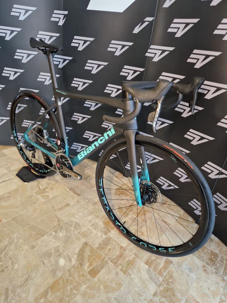 Bianchi Specialissima RC Sram Red eTap AXS d'occasion en 55 cm | buycycle