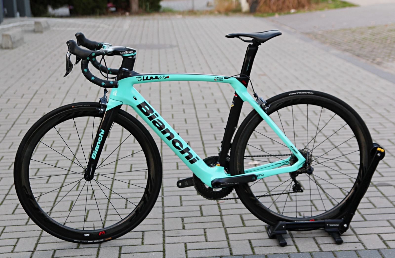 Bianchi Oltre XR4 Ultegra Di2 used in 55 cm | buycycle