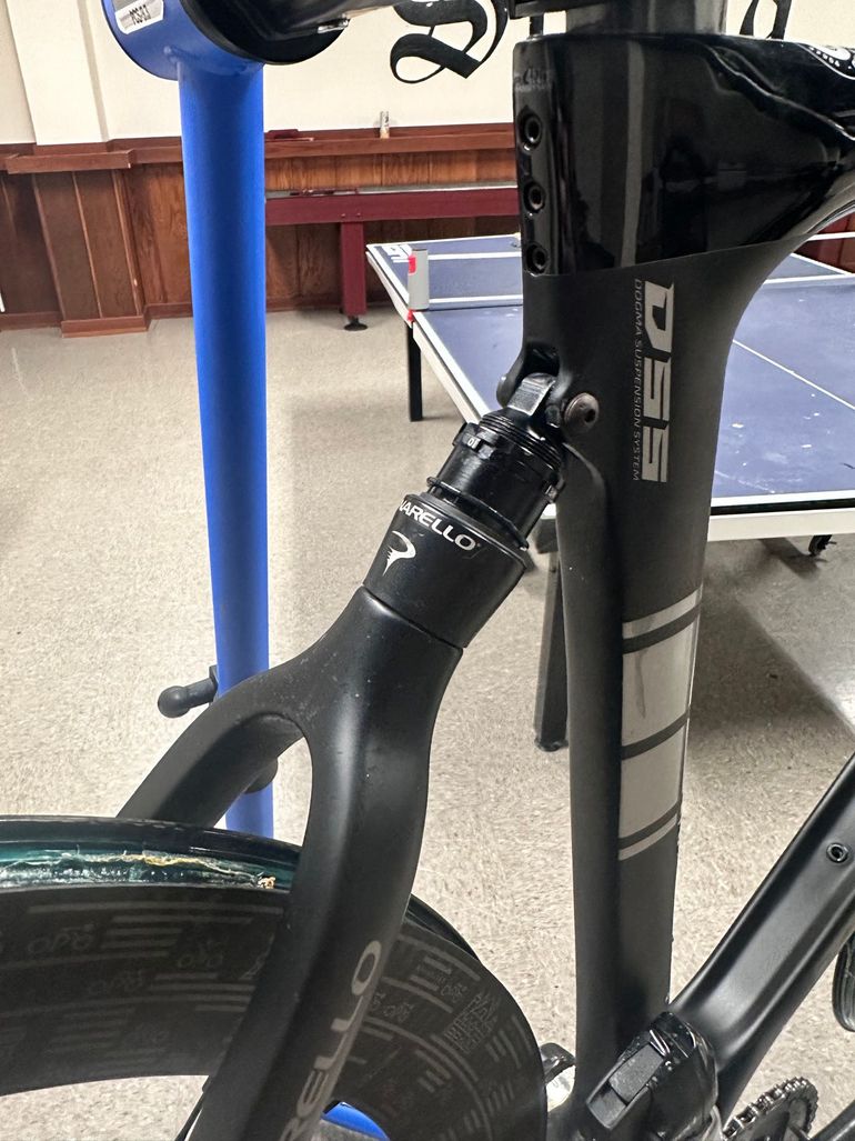 Pinarello Dogma F10 Disk Red eTap Bike used in L | buycycle