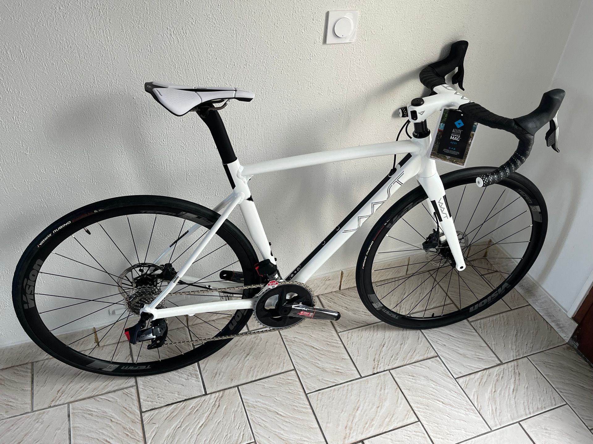 Vaast R/1 700C FORCE AXS used in MD | buycycle